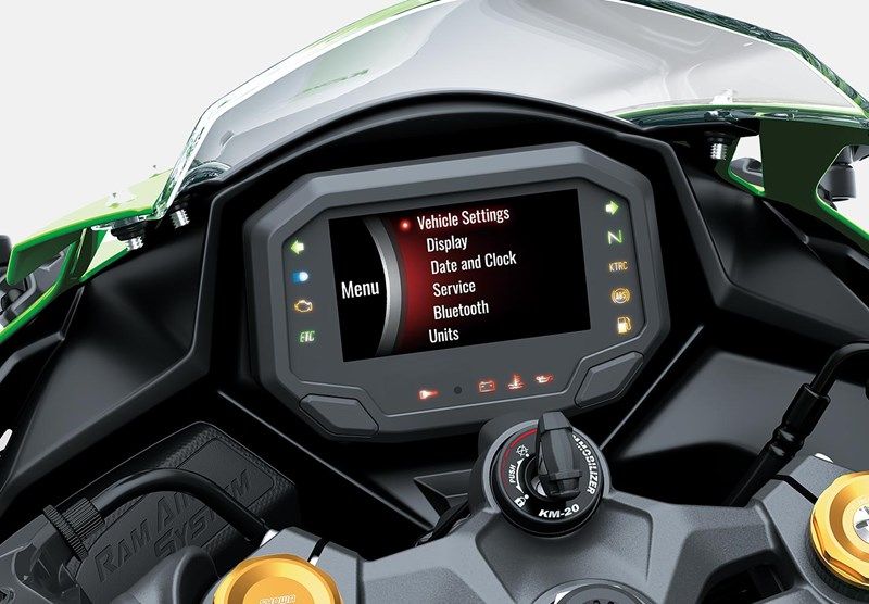 Why The New Kawasaki Ninja ZX-4R Is A Better Buy Than The Ninja ZX-4RR