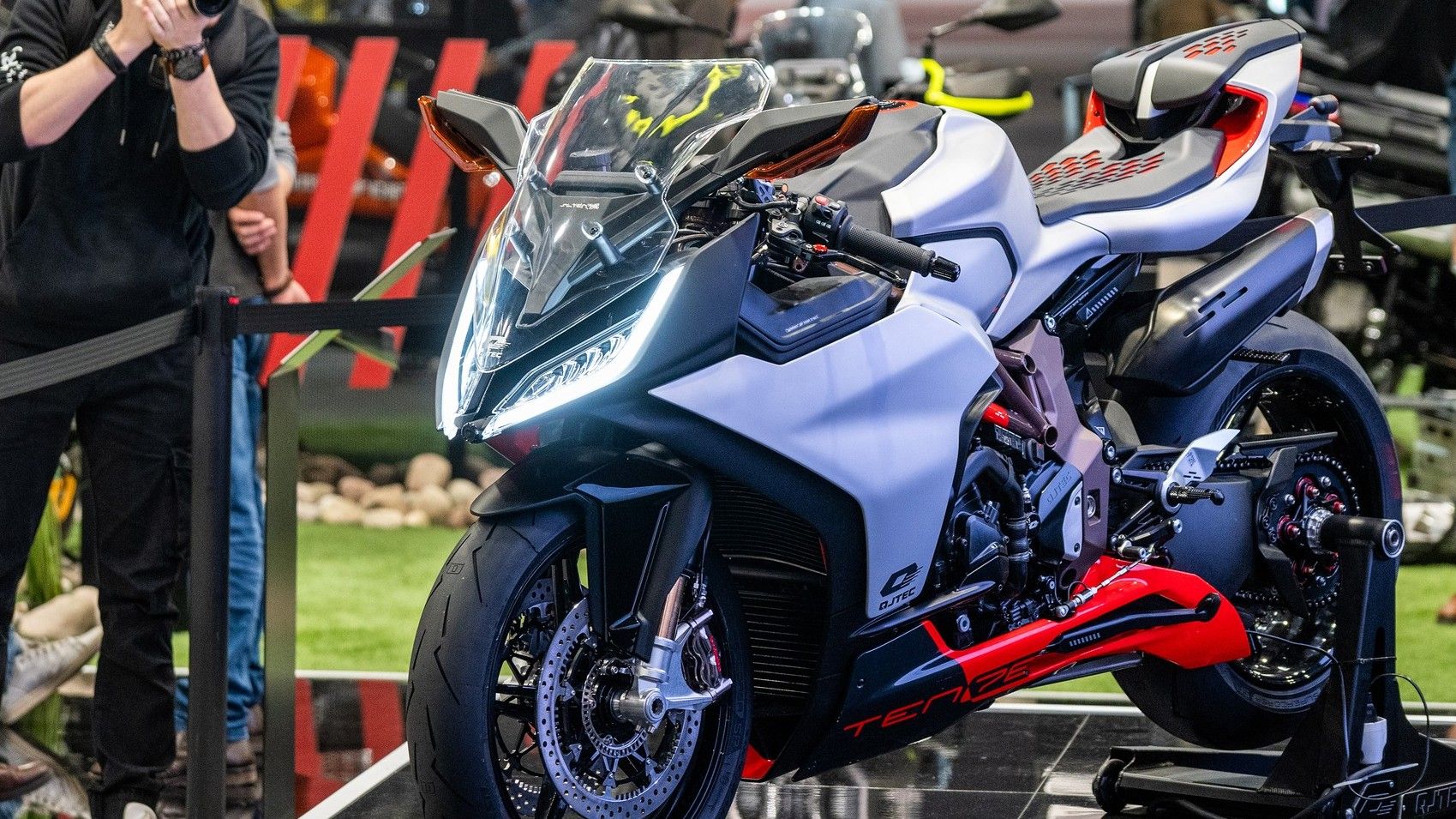 Say Hello To China's 1000cc Superbike - The QJ Motor SRK 1000 RC
