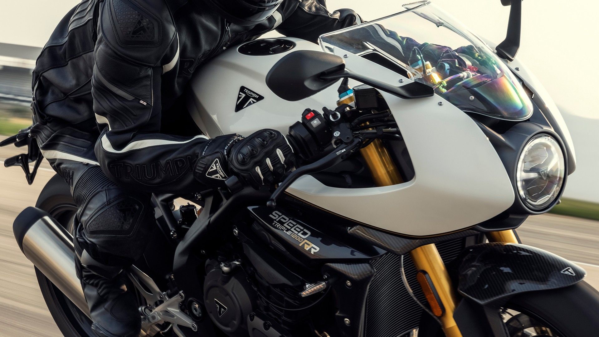 SPIED: Triumph 400cc Cafe Racer Shows Face For The First Time!