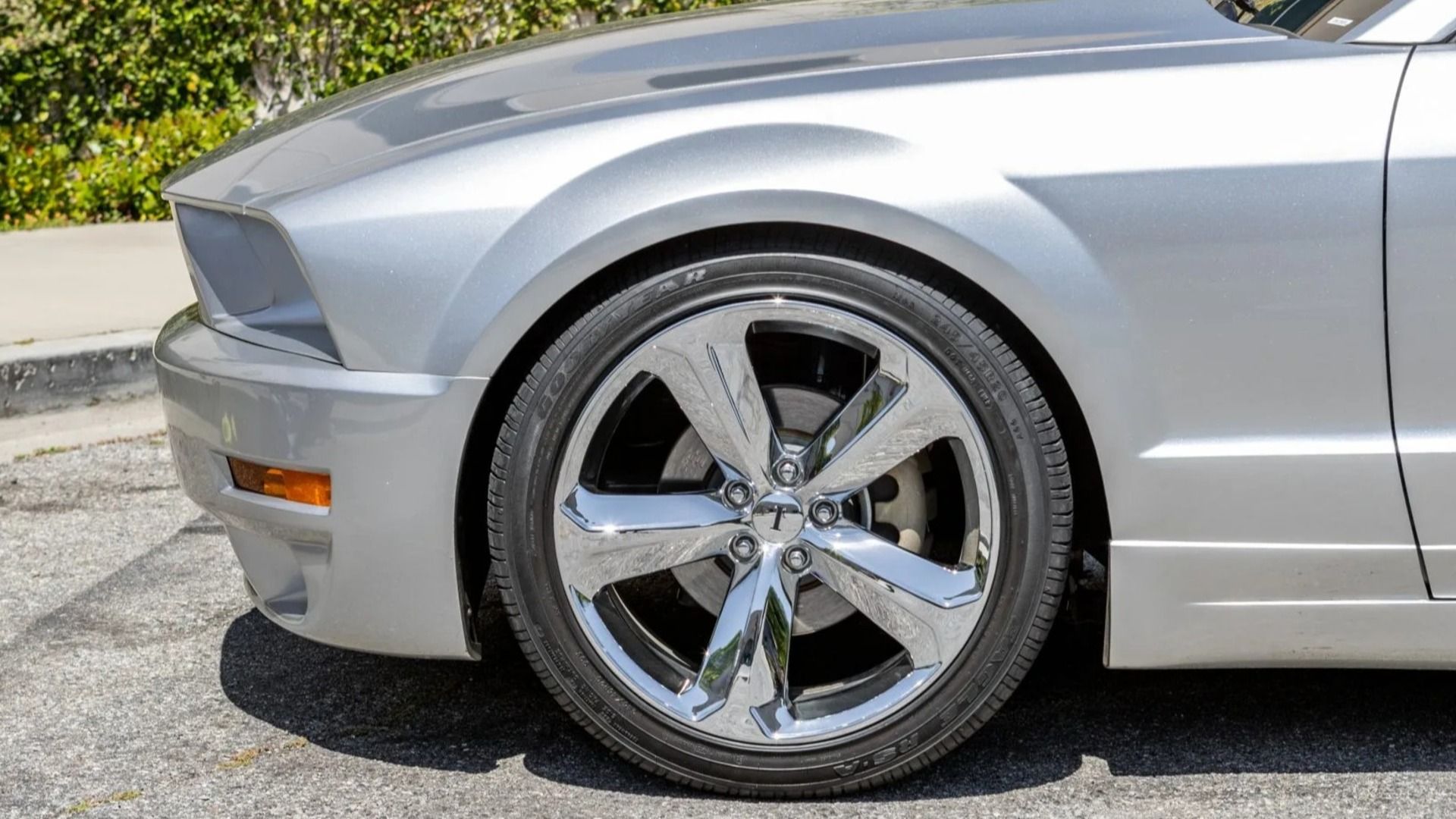 10 Unique Specs And Features Of The 2009 Ford Mustang (Iacocca Anniversary)