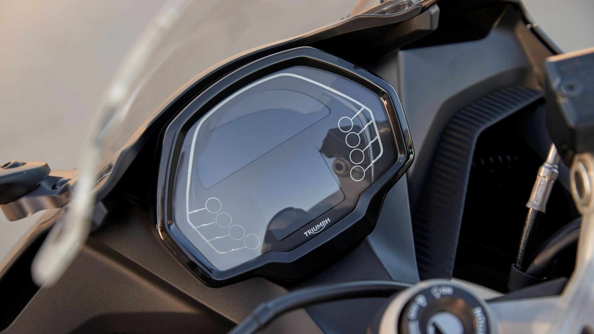 Triumph Daytona 660 Vs Kawasaki Ninja ZX-4RR: The $9,000 Sport Bike Battle