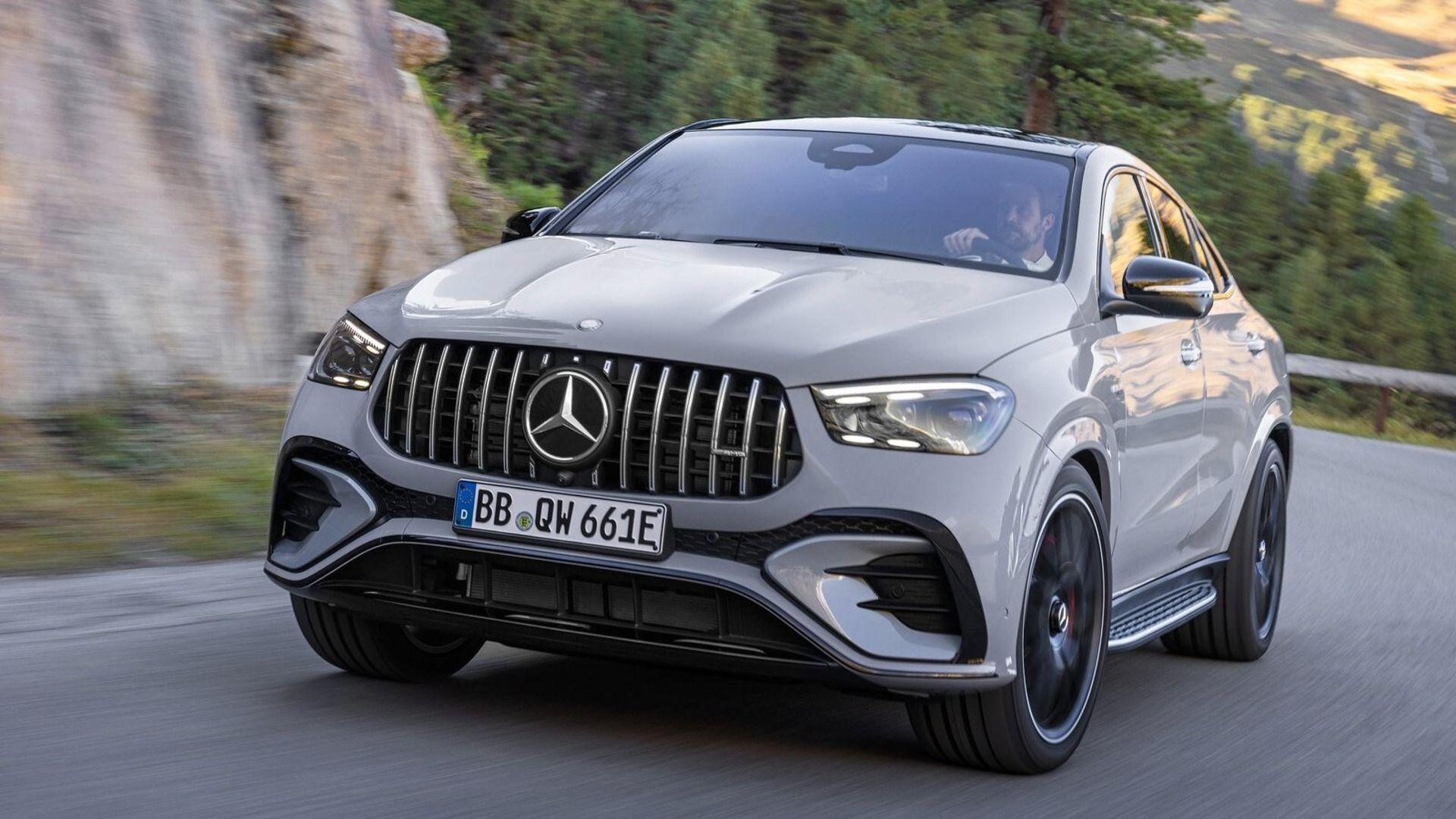 10 SUVs That Blend Comfort And Performance To Perfection