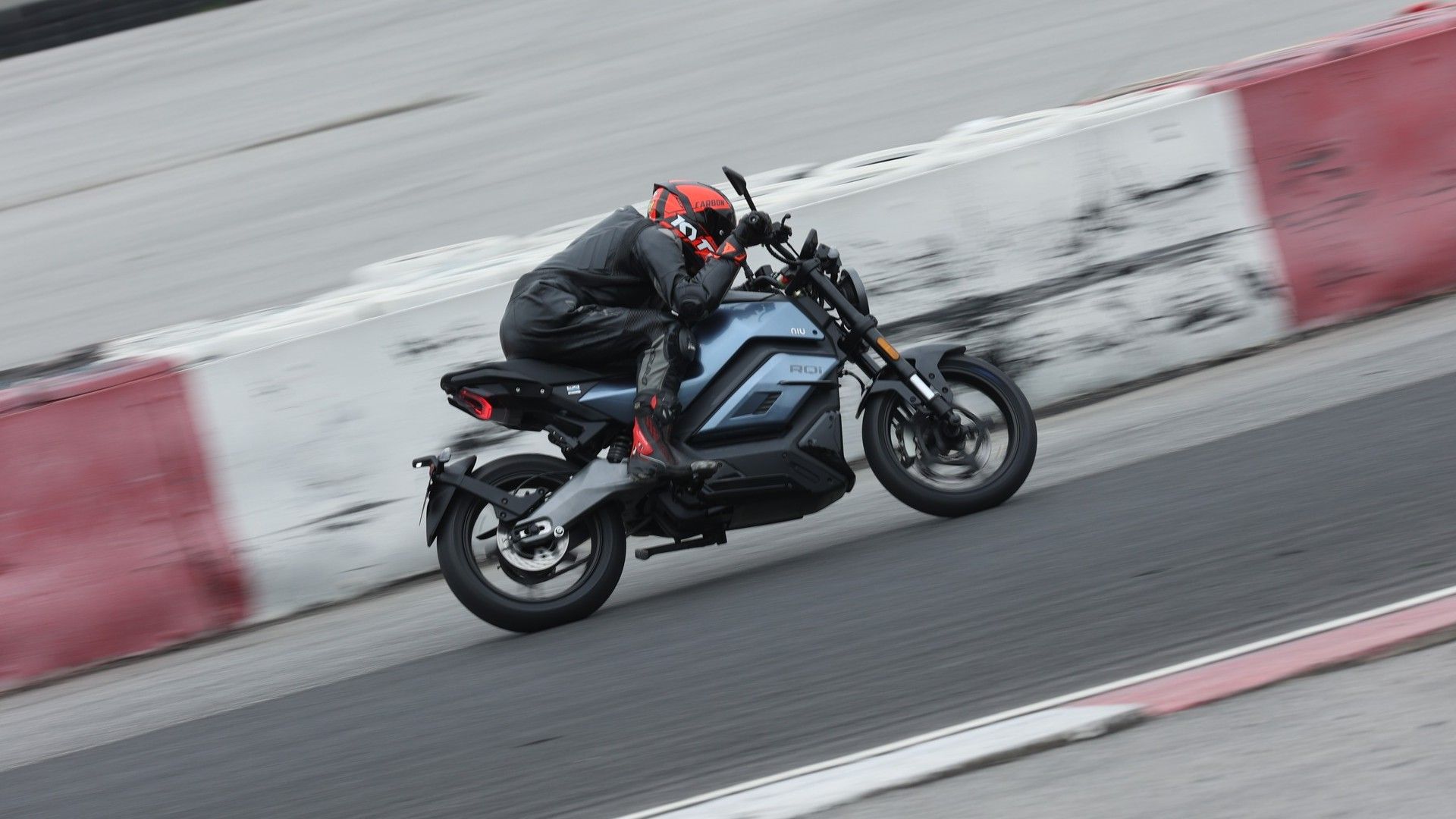 This Chinese E-Motorcycle Is A Feature-Loaded Kawasaki Z e-1 Alternative