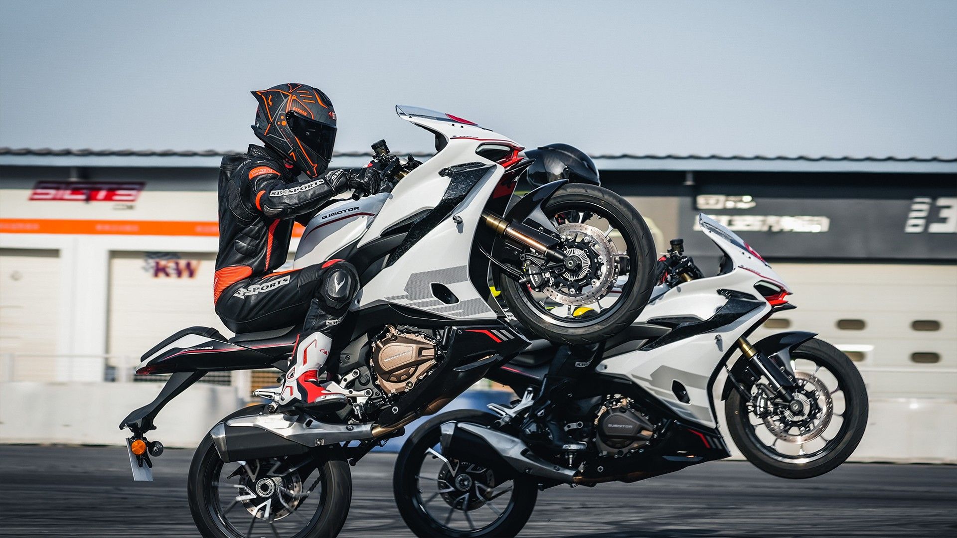 China Readying New 8-Cylinder Tourer To Beat The Honda Gold Wing