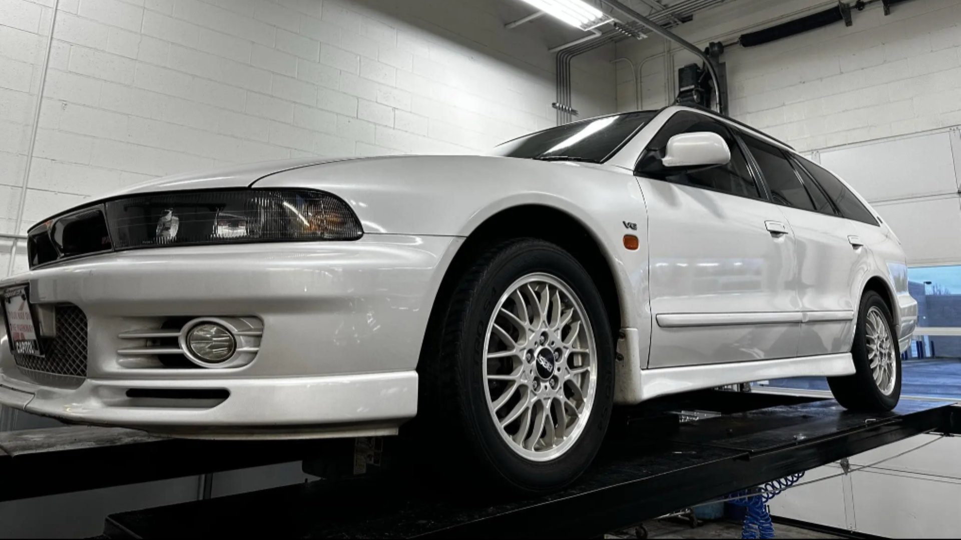 Unveiling the Mitsubishi Legnum: A Synthesis of Style and Power