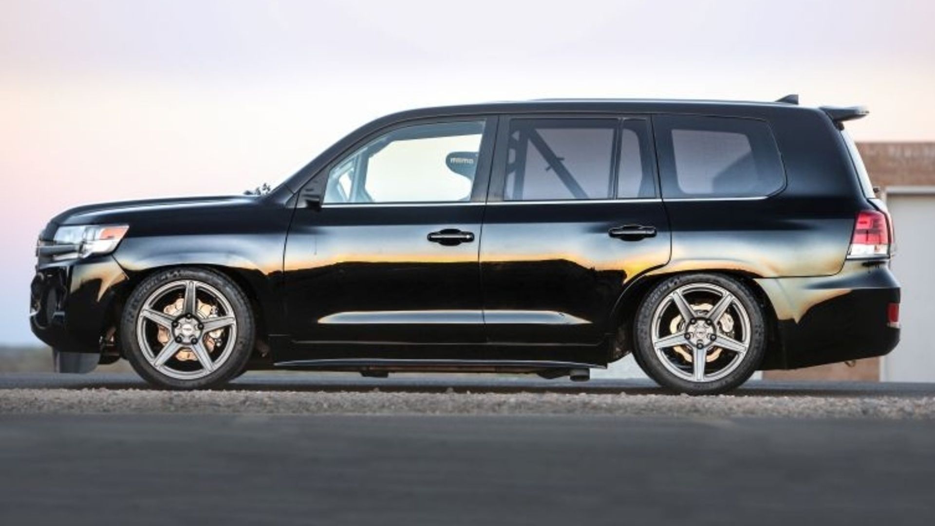 Science Behind The Record-Breaking 230 MPH Toyota Land Cruiser