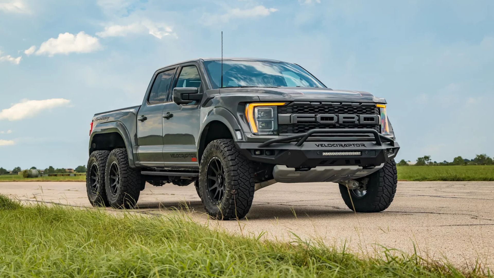15 Mighty 6x6 Trucks That Dwarf Every Pickup Truck You've Ever Seen