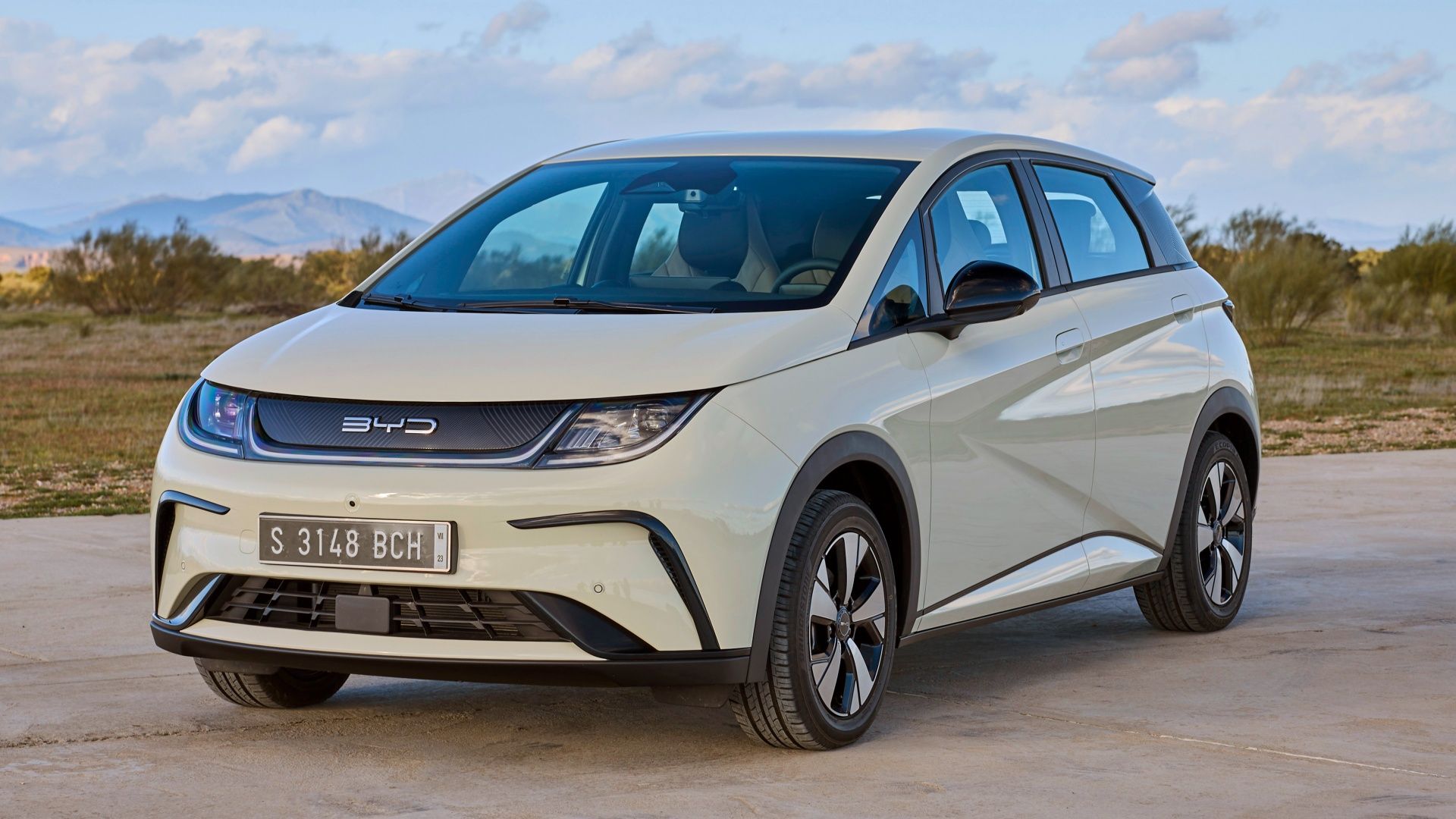 Best Small Electric Cars For 2024 And 2025