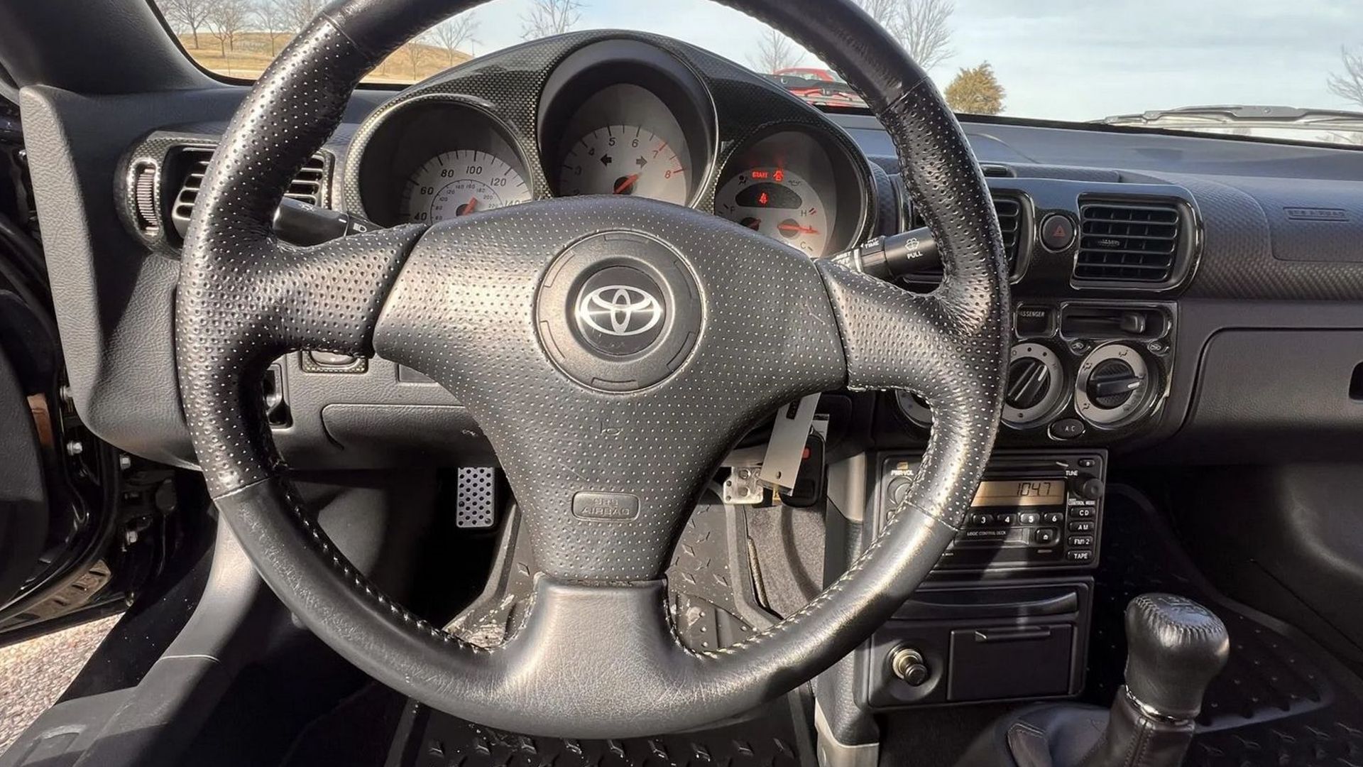 Toyota MR2 Spyder - Performance, Price, and Photos