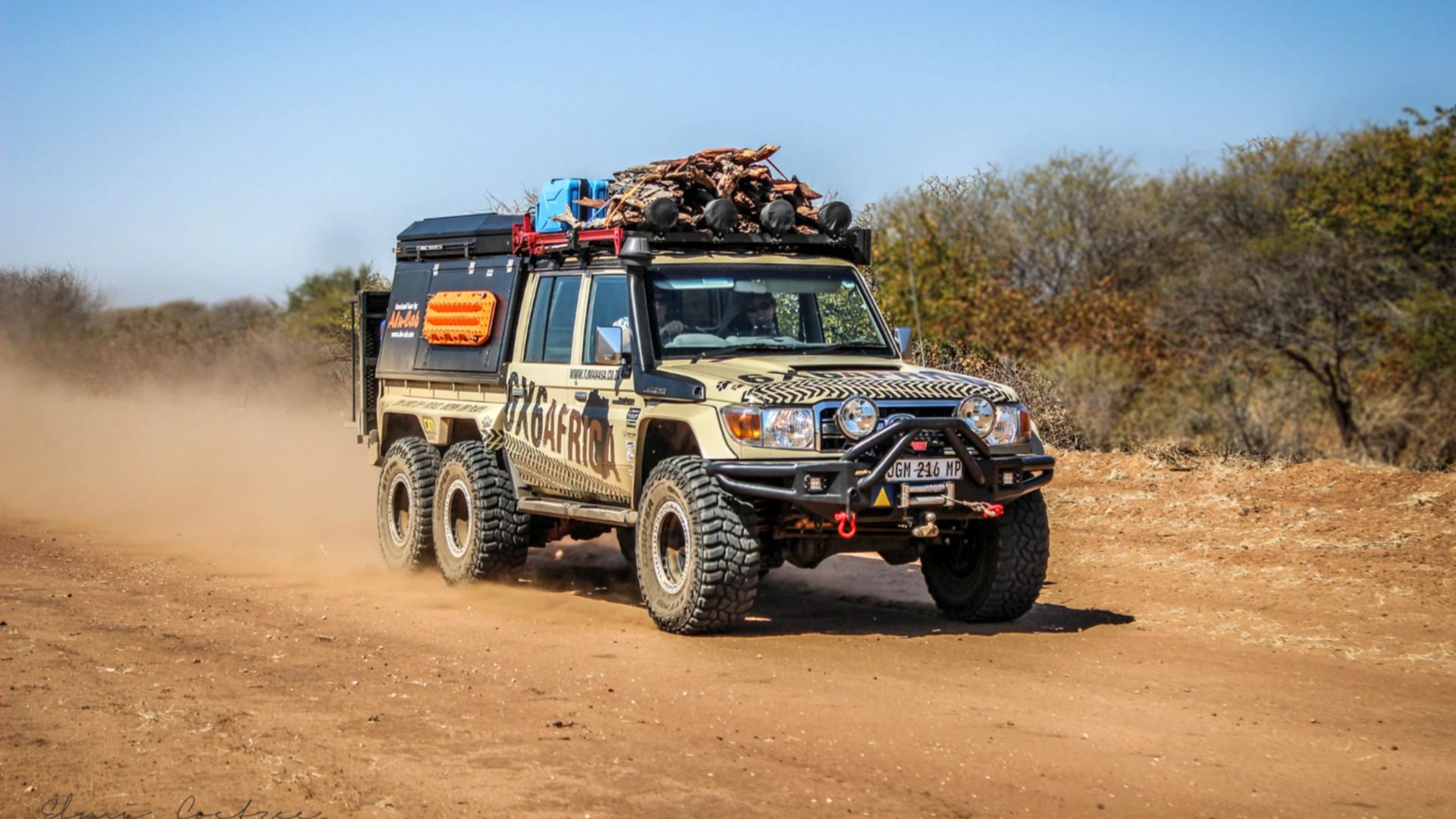 15 Mighty 6x6 Trucks That Dwarf Every Pickup Truck You've Ever Seen