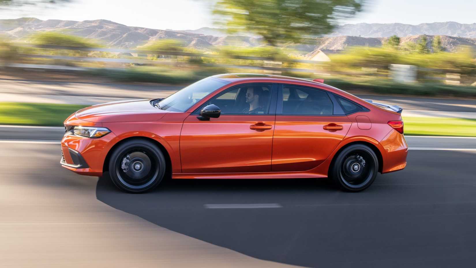 Honda Civic Showdown: How The Civic Si and Type R Compare