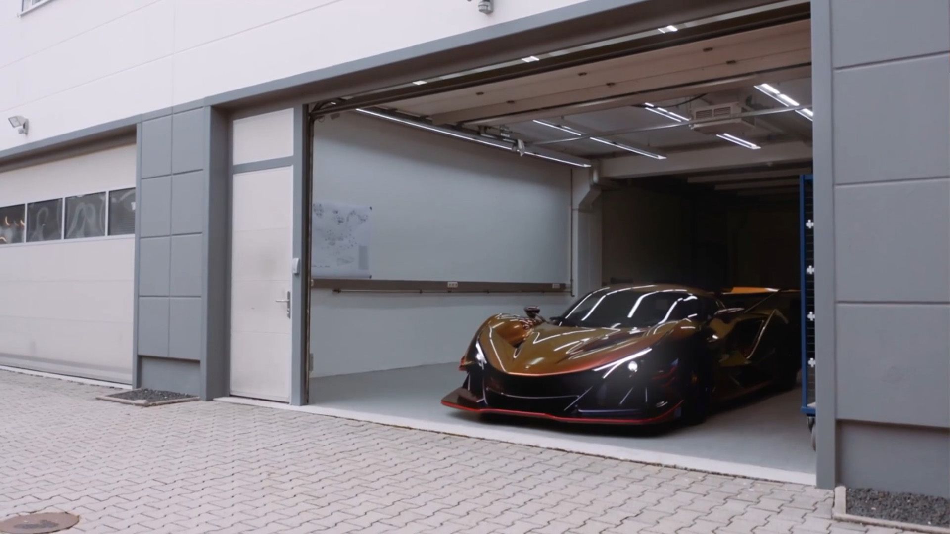 10 Ways The Apollo IE Supercar Redefines The Meaning OF Extreme