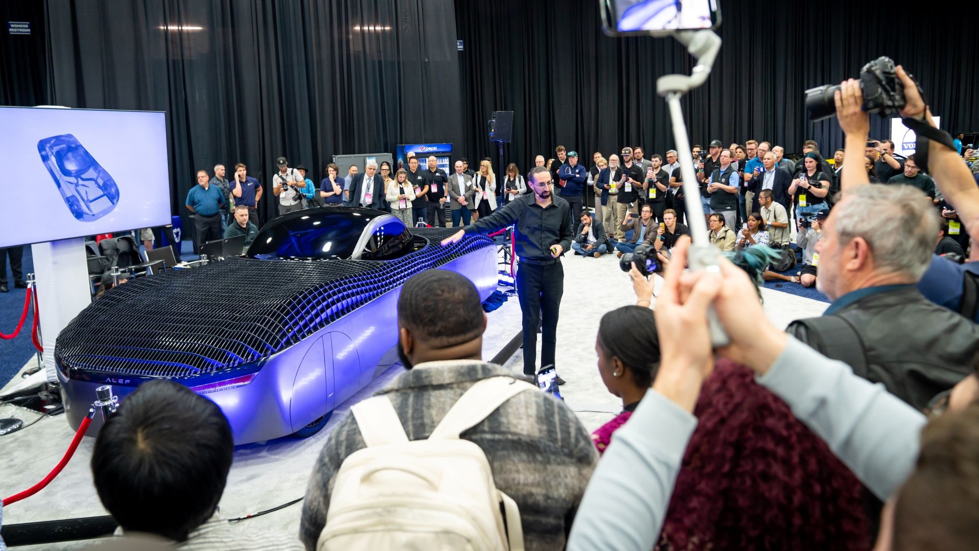 10 Things You Need To Know About The World's First Fully Electric ...