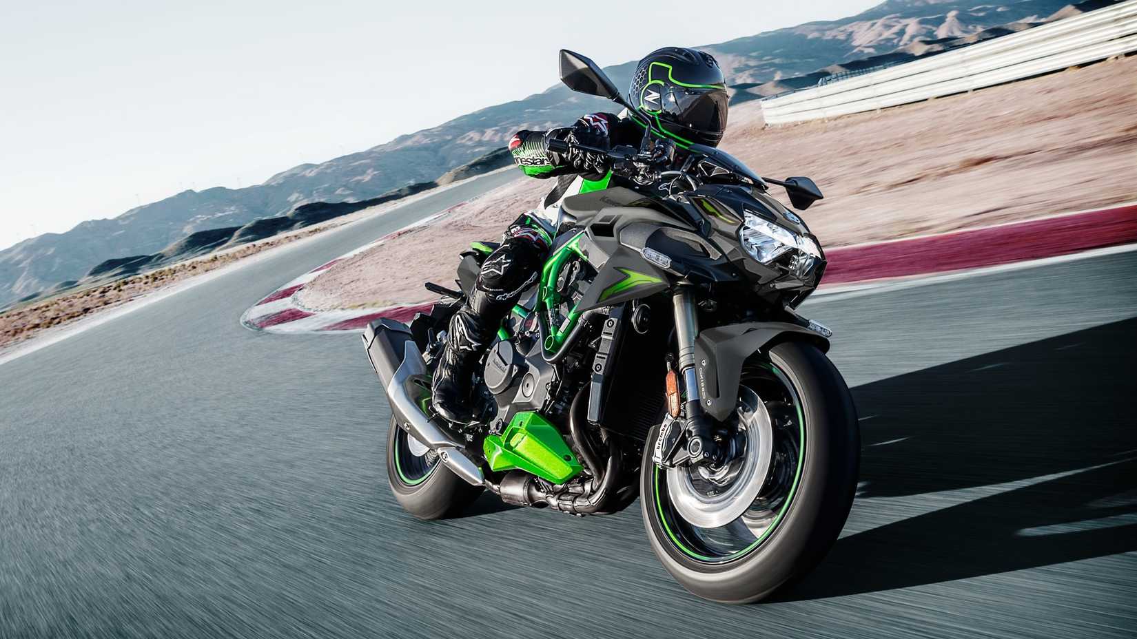 10 Powerful Inline-Four Motorcycles That Are Not Sports Bikes