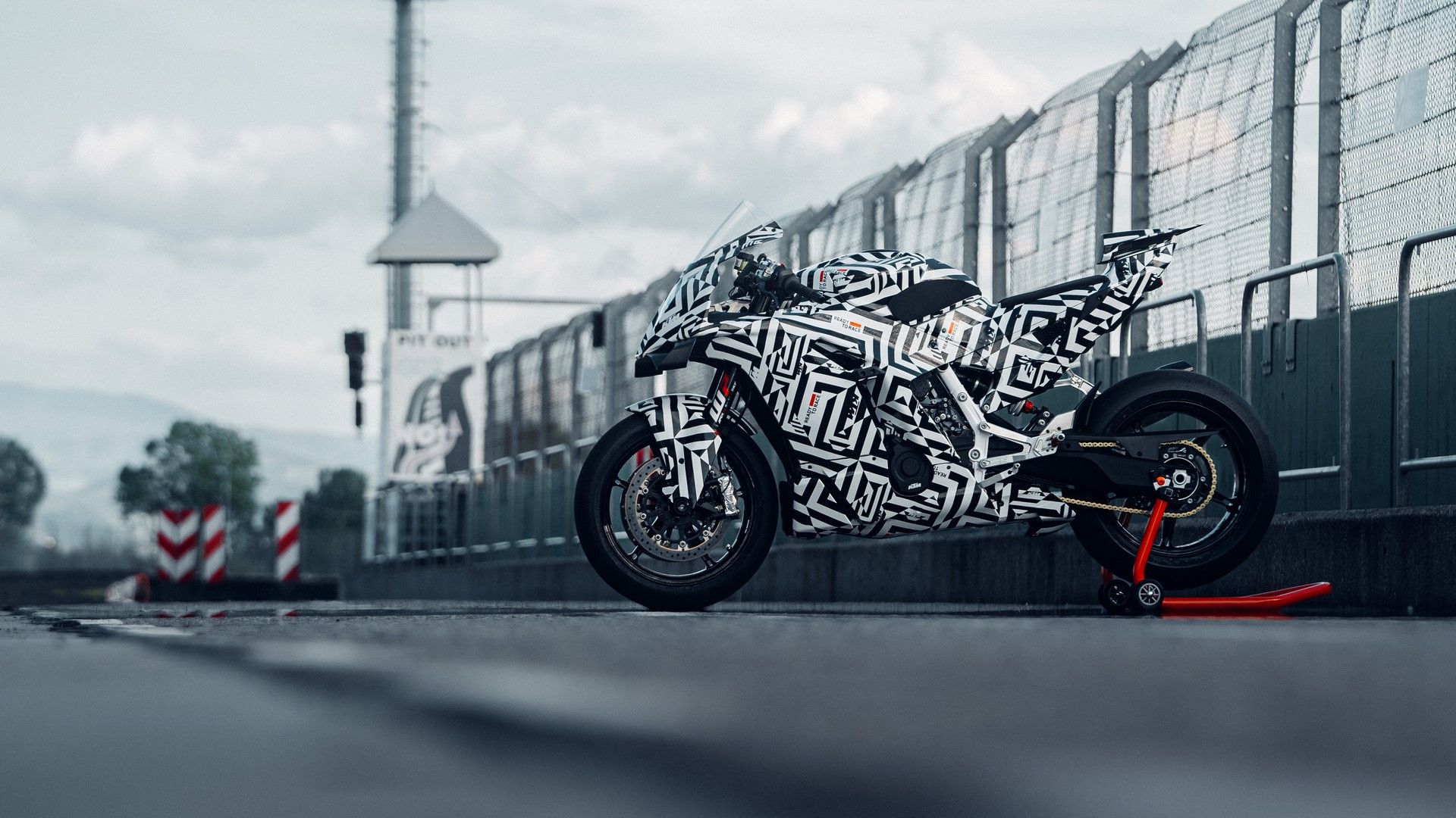 10 Reasons The New KTM 990 RC R Will Tremble The Middleweight Superbike ...
