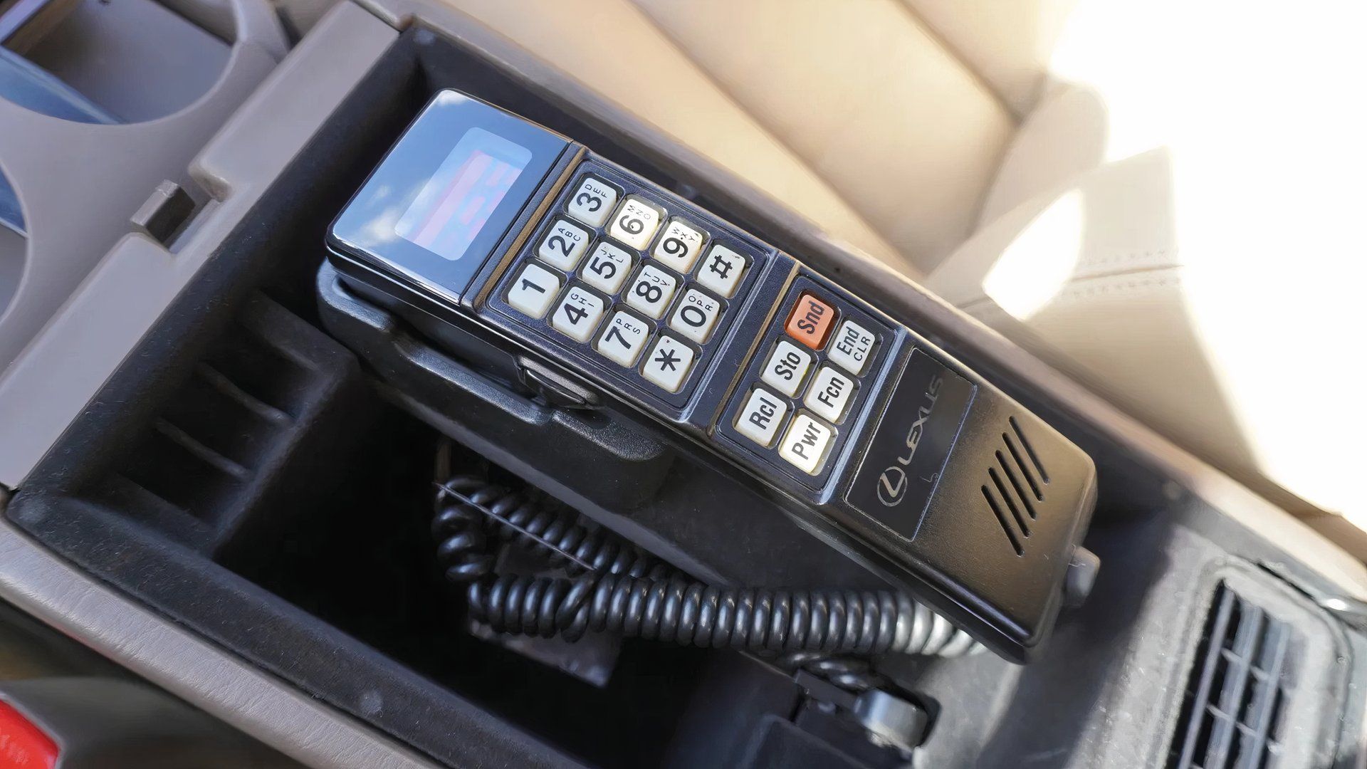 10 Car Features From The Past That No Longer Exist In Modern Cars