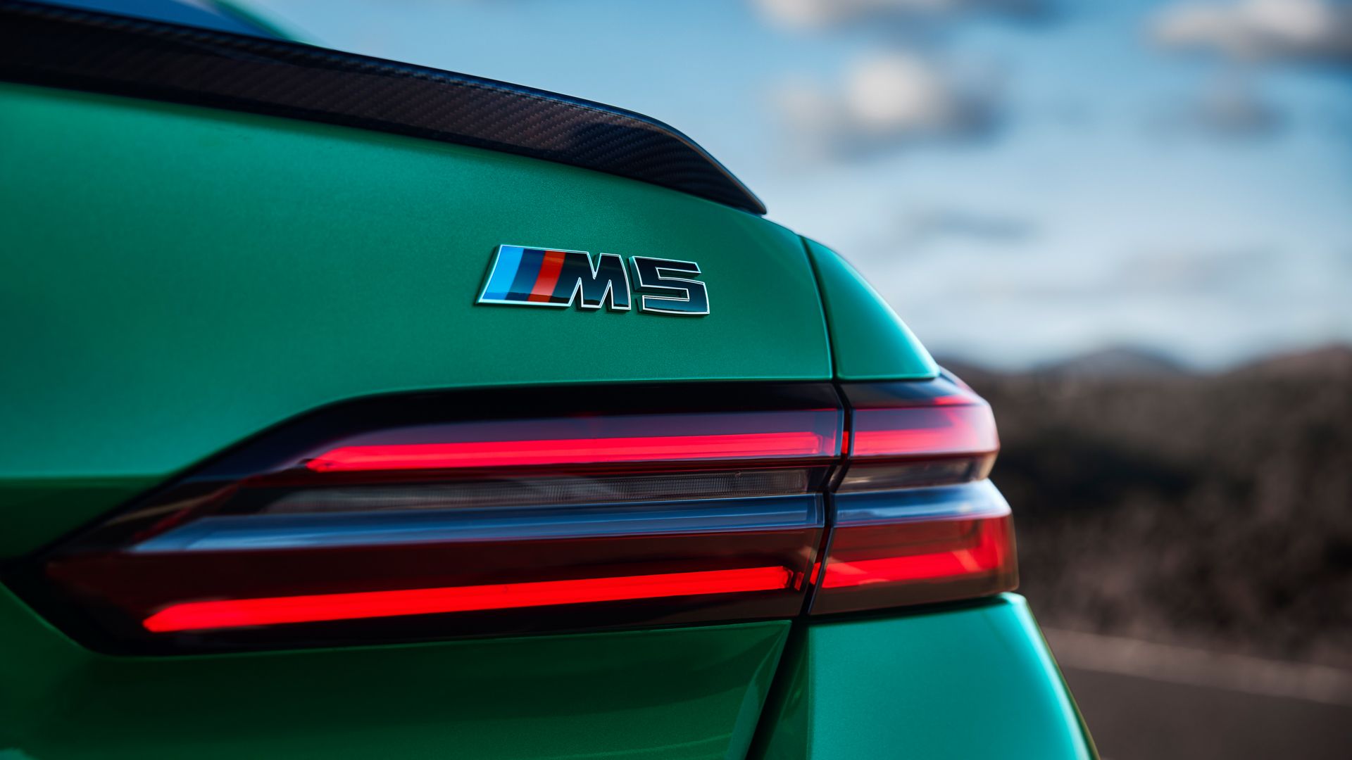 Here's What Makes The 2025 BMW M5 So Heavy