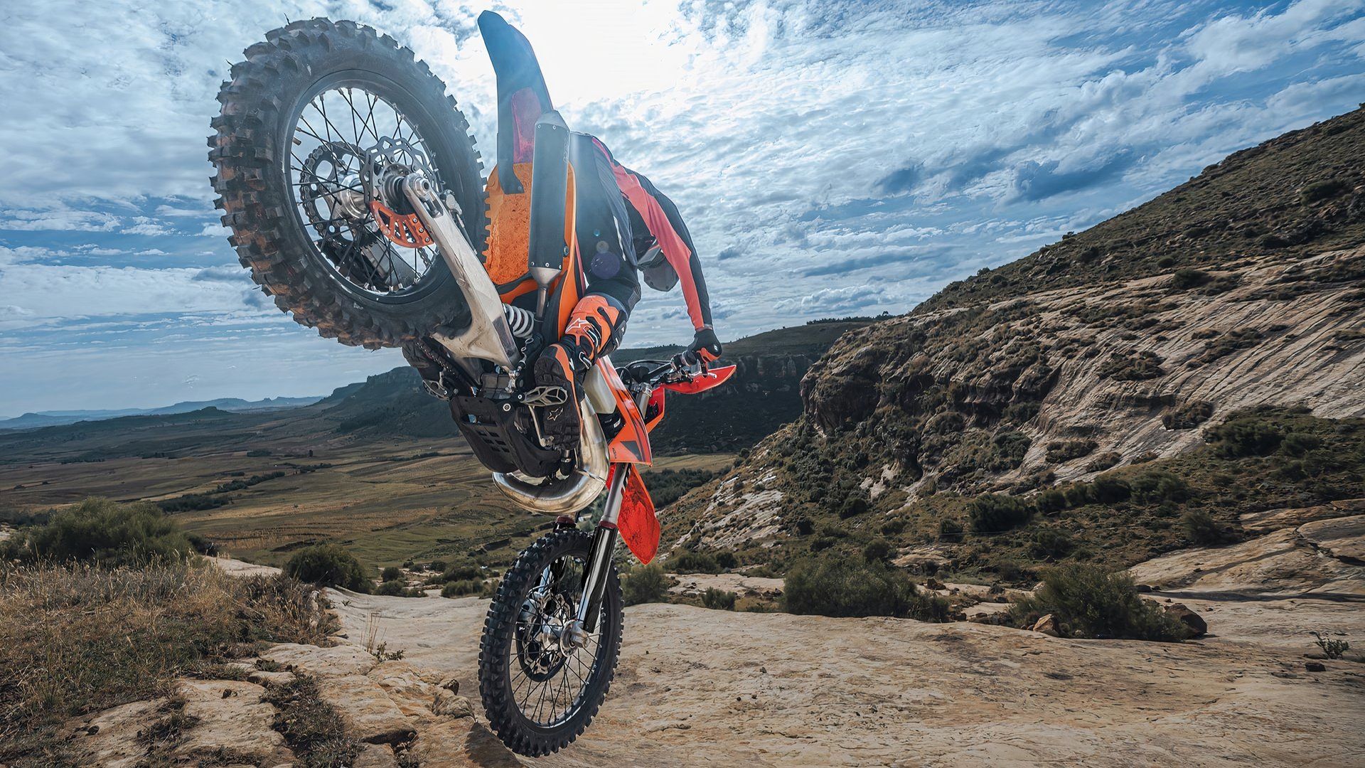 2025 KTM EXC Range Debuts With New Enduro Bike That Runs On Pre-Mix Fuel