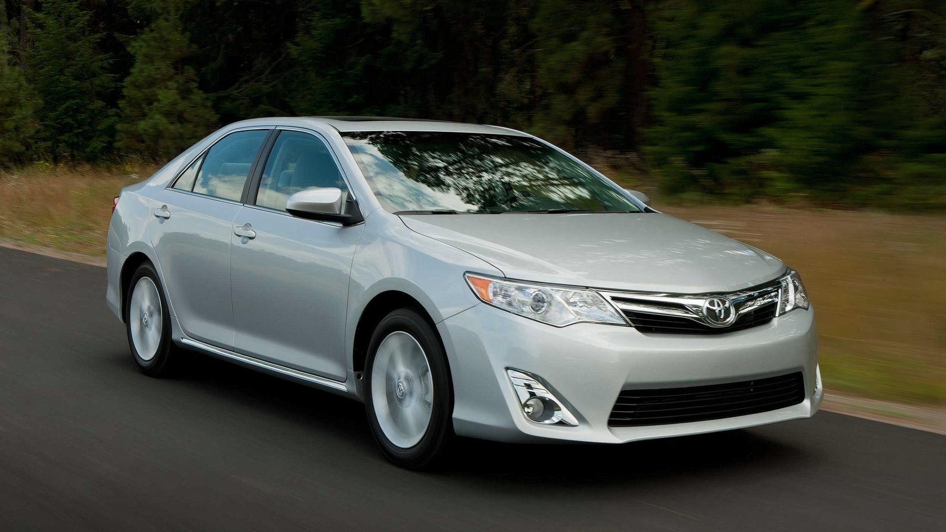 Ranking The Best Toyota Camry Hybrid Models Based On Their Fuel Efficiency