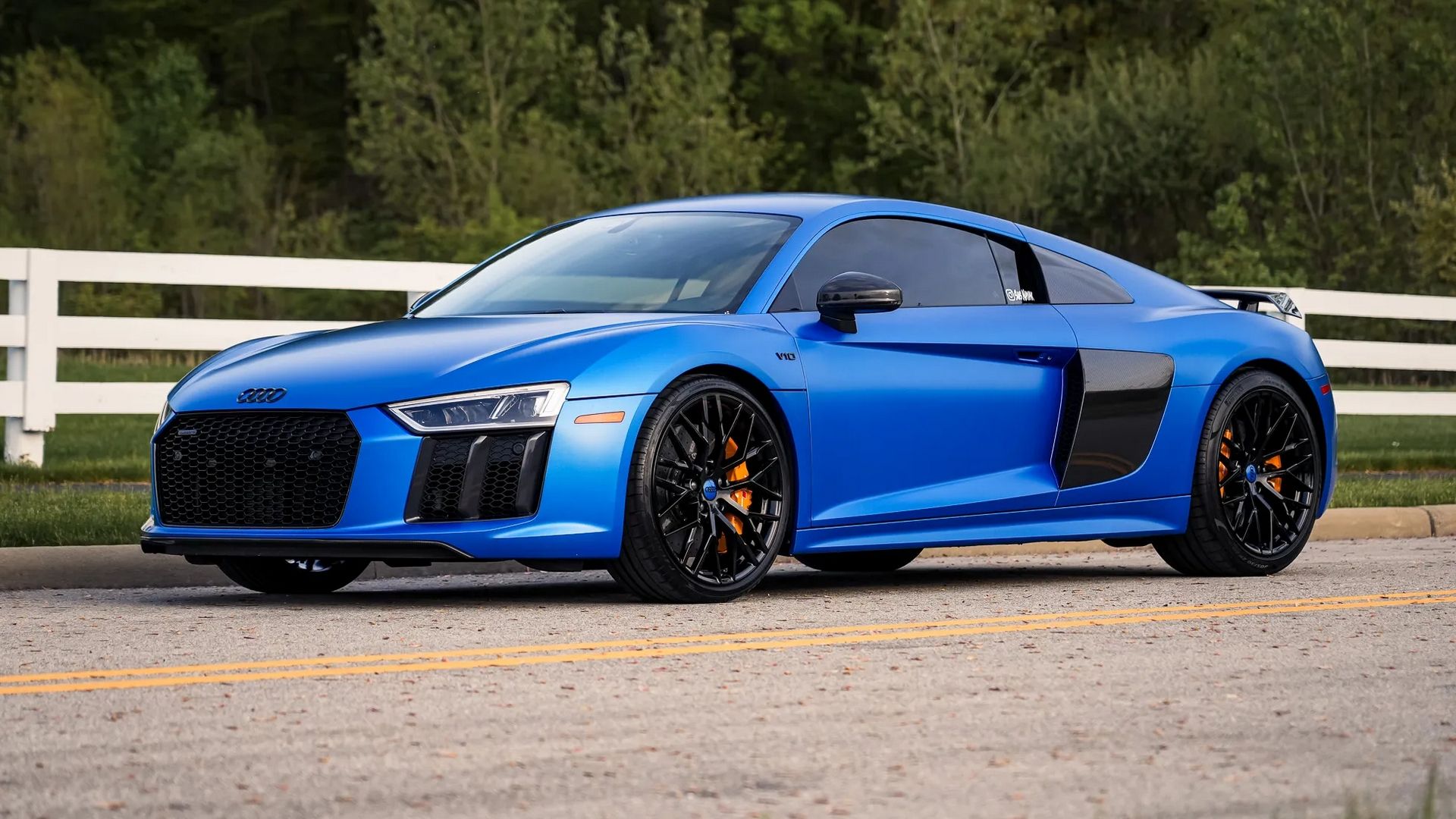 10 Most Powerful V-10 Cars From The Past 30 Years