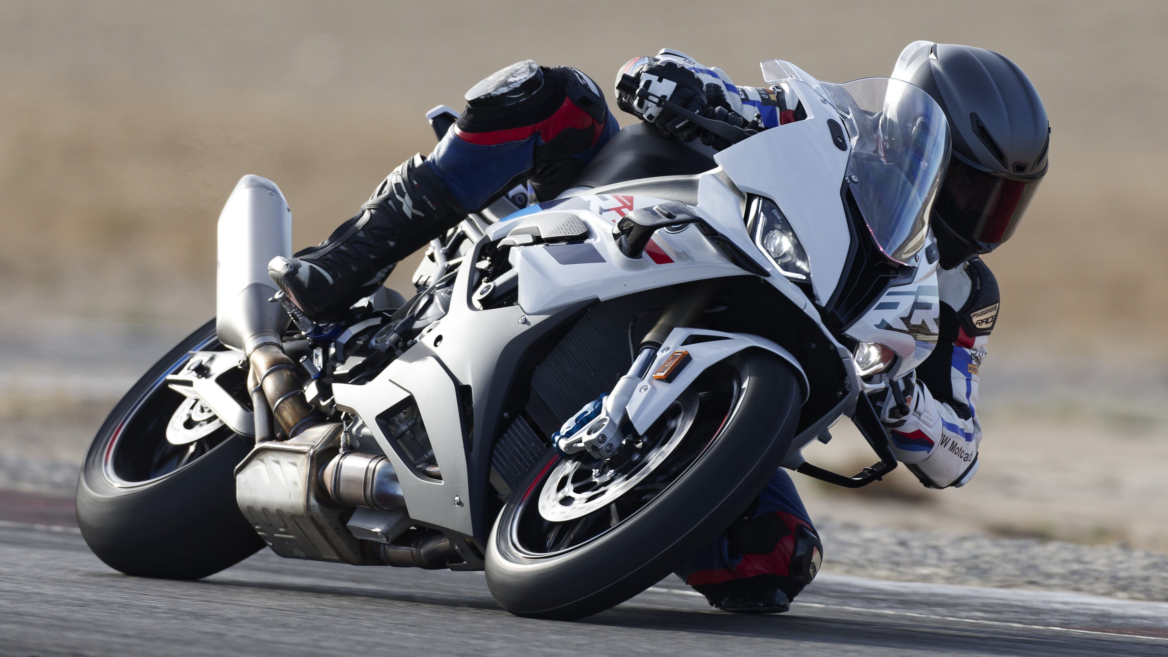 2025 Yamaha R1 Vs 2024 BMW S 1000 RR: Comparison