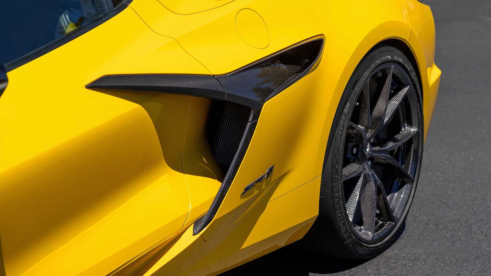10 Key Differences Between The Chevy Corvette ZR1 and Corvette Z06