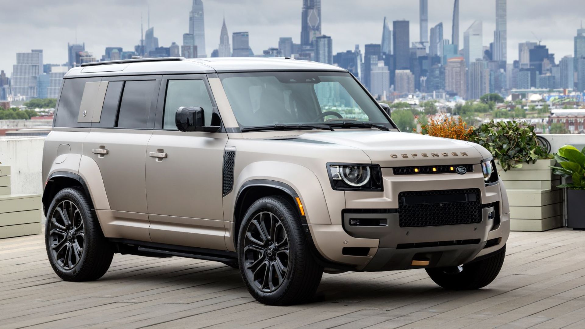 2025 Land Rover Defender OCTA Reveal