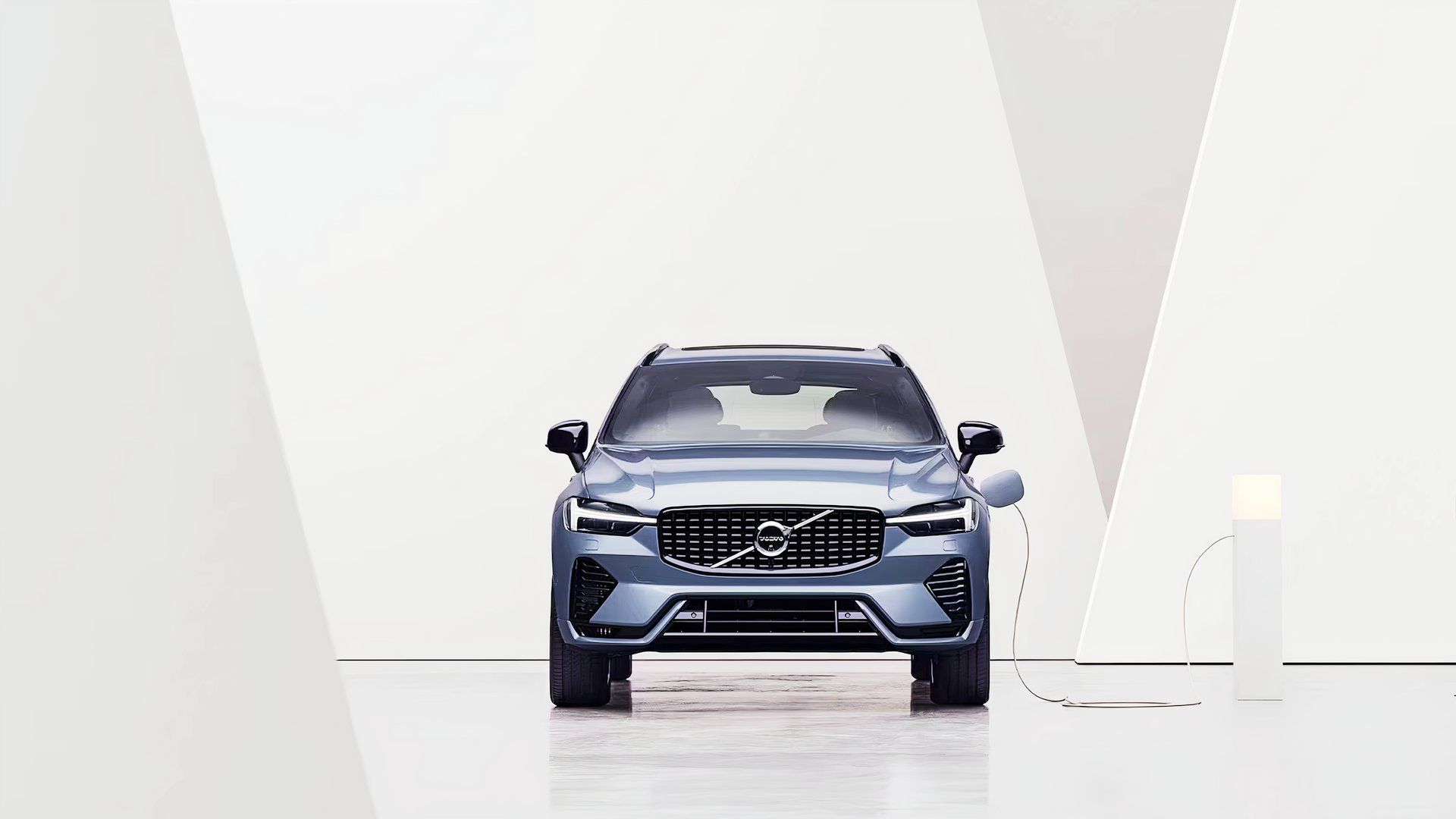 Mass-Market EVs Cause Fewer Problems Than Premium EVs, Survey Says