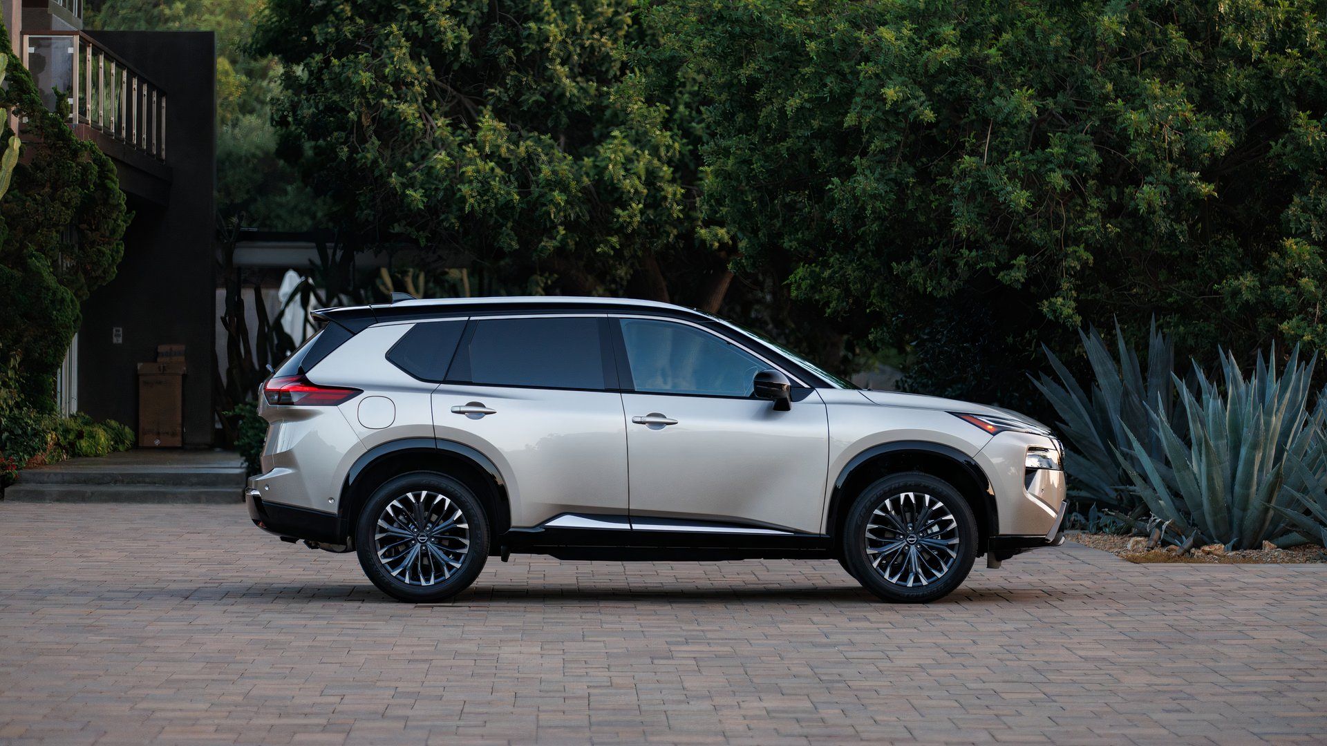 10 Japanese SUVs That Blend Comfort And Performance To Perfection