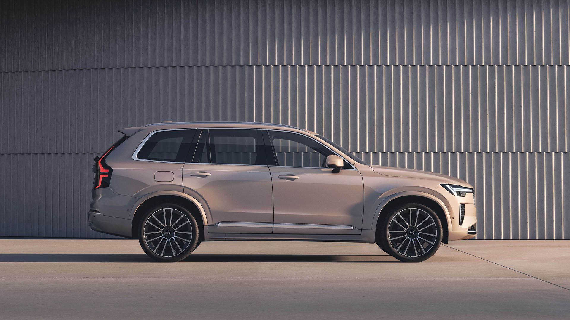 2025 Volvo XC90 Gets A Thorough Refresh, Because Hybrids Still Matter