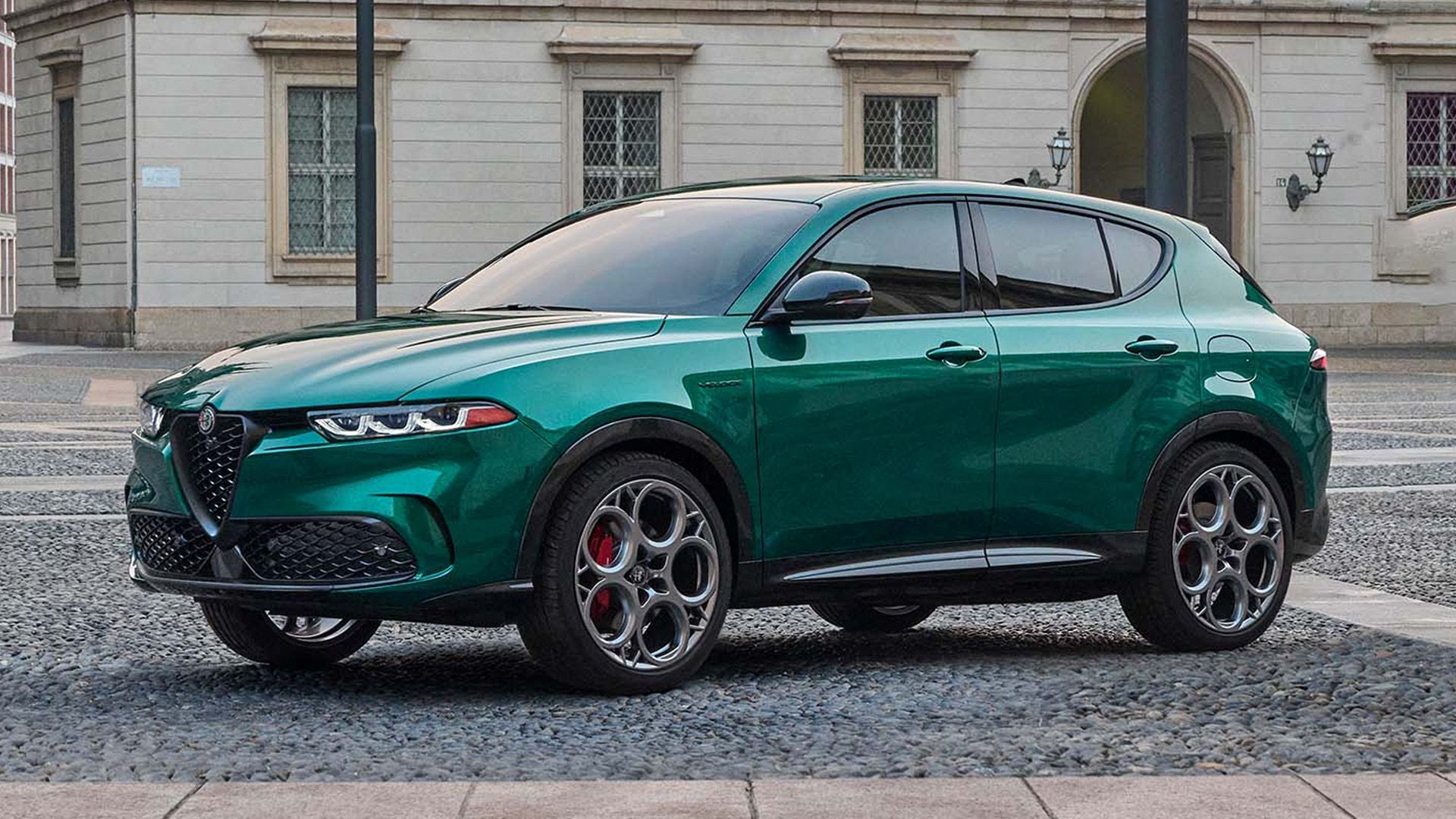 The 2025 Alfa Romeo Tonale Gets A Big Price Cut