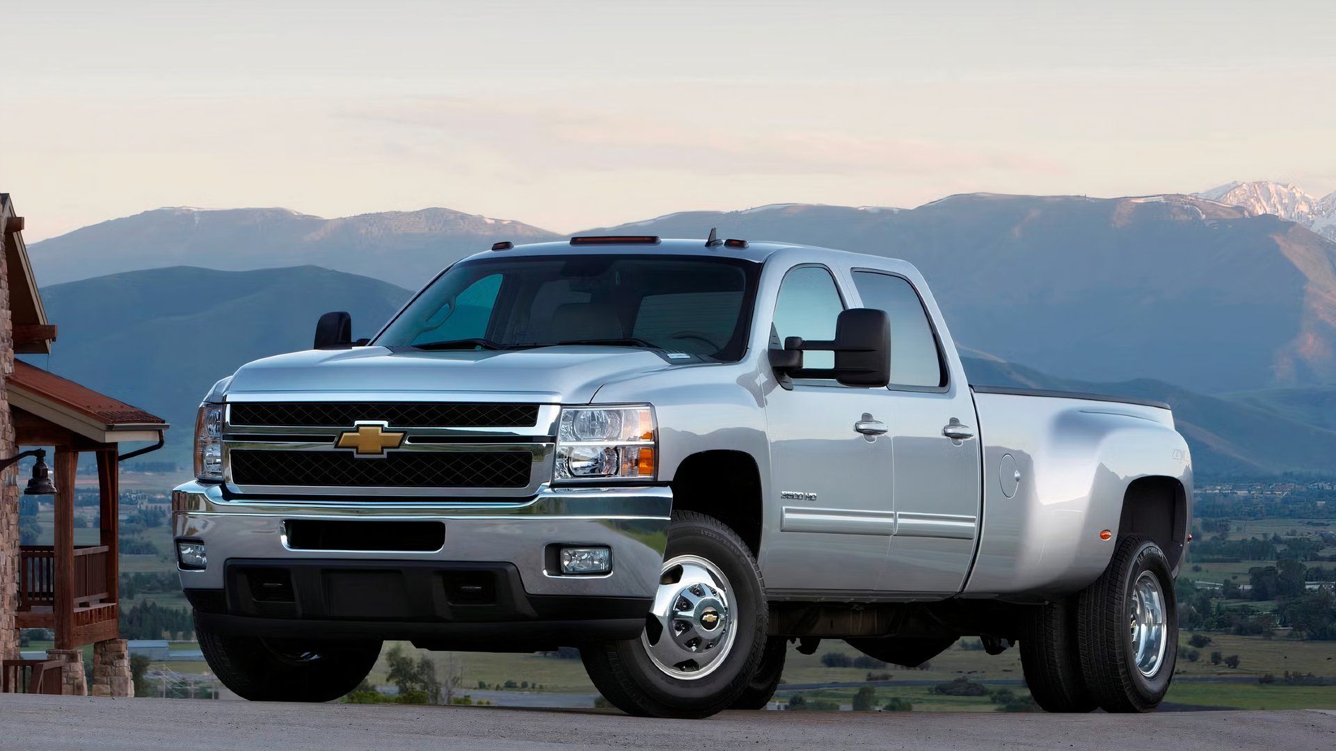 The Most Reliable V-8 Pickup Trucks From The Last Decade