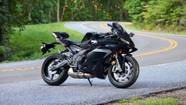 2025 Yamaha R6 IPhone16