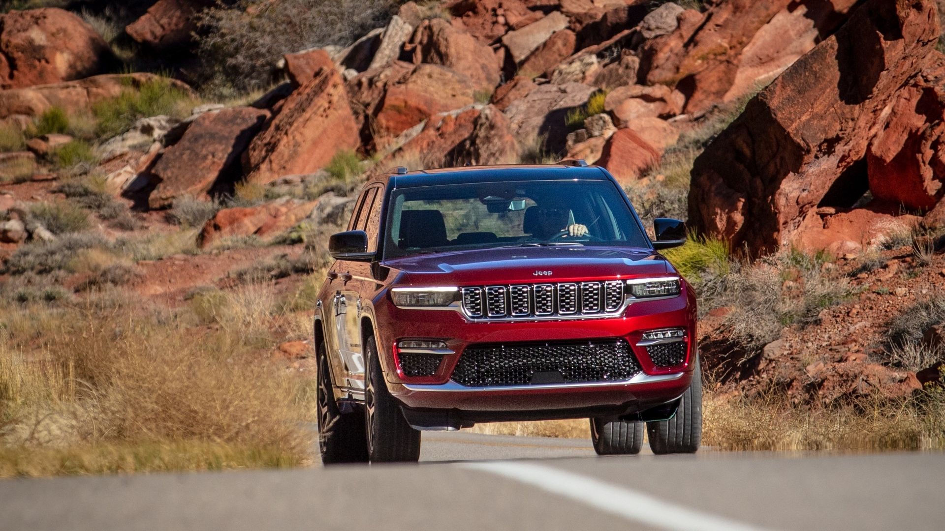 10 Affordable Mid-Size SUVs Ranked By Towing Capacity