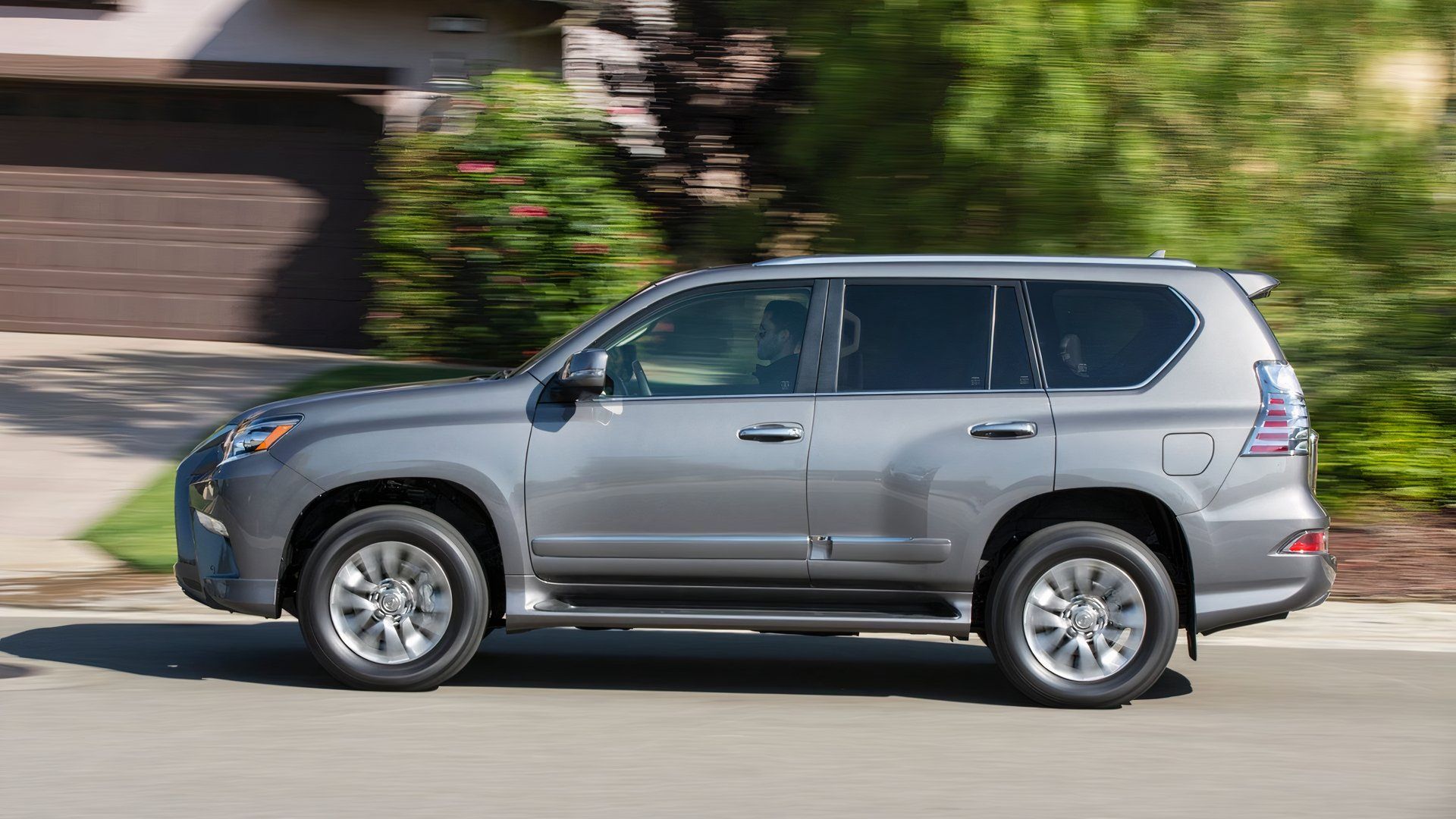 This Unkillable Lexus SUV Is the Hottest Used Car You’ll Want To Drive