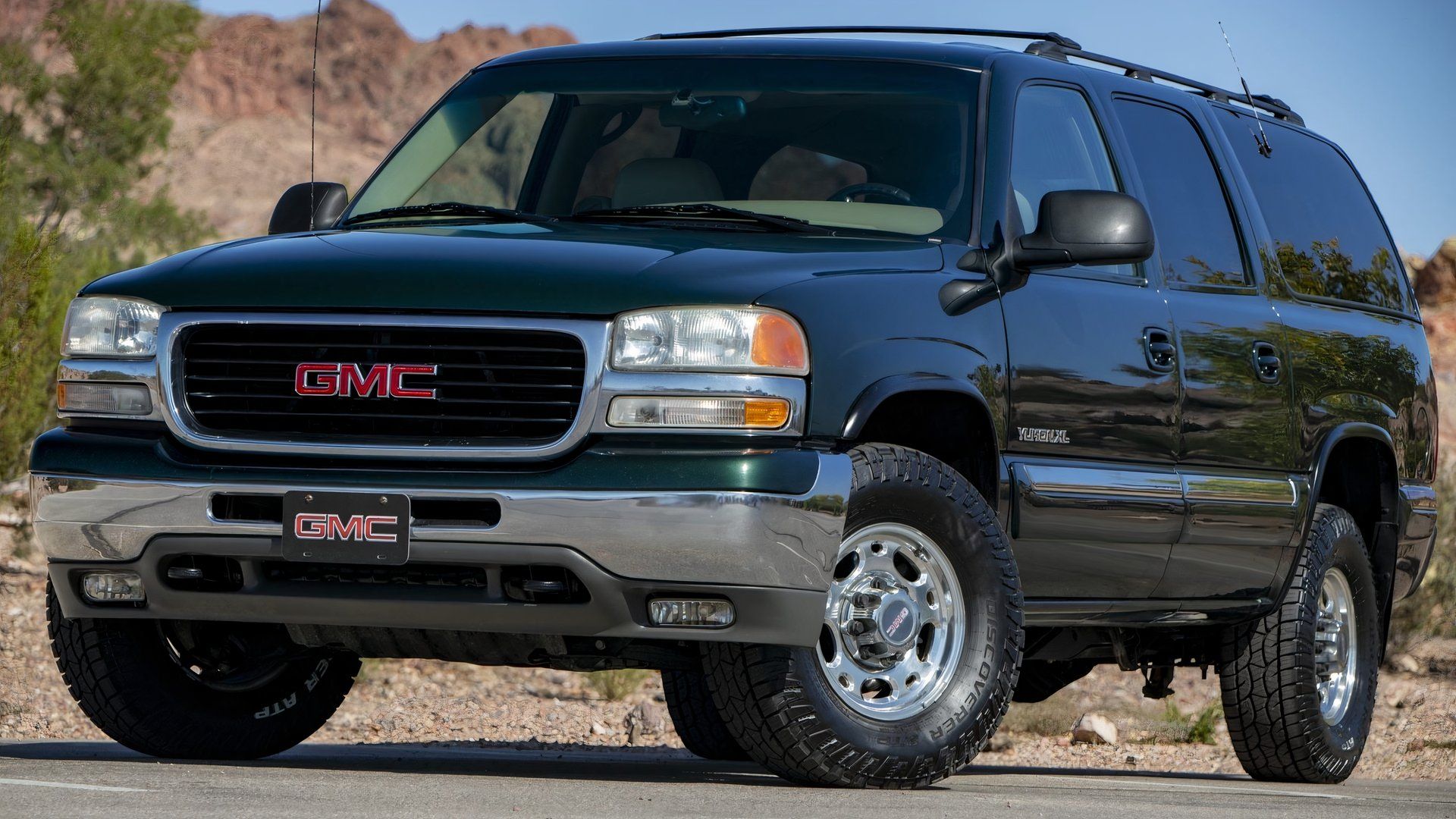 10 Best V8 SUVs From The Early 2000s You Can Buy Cheap