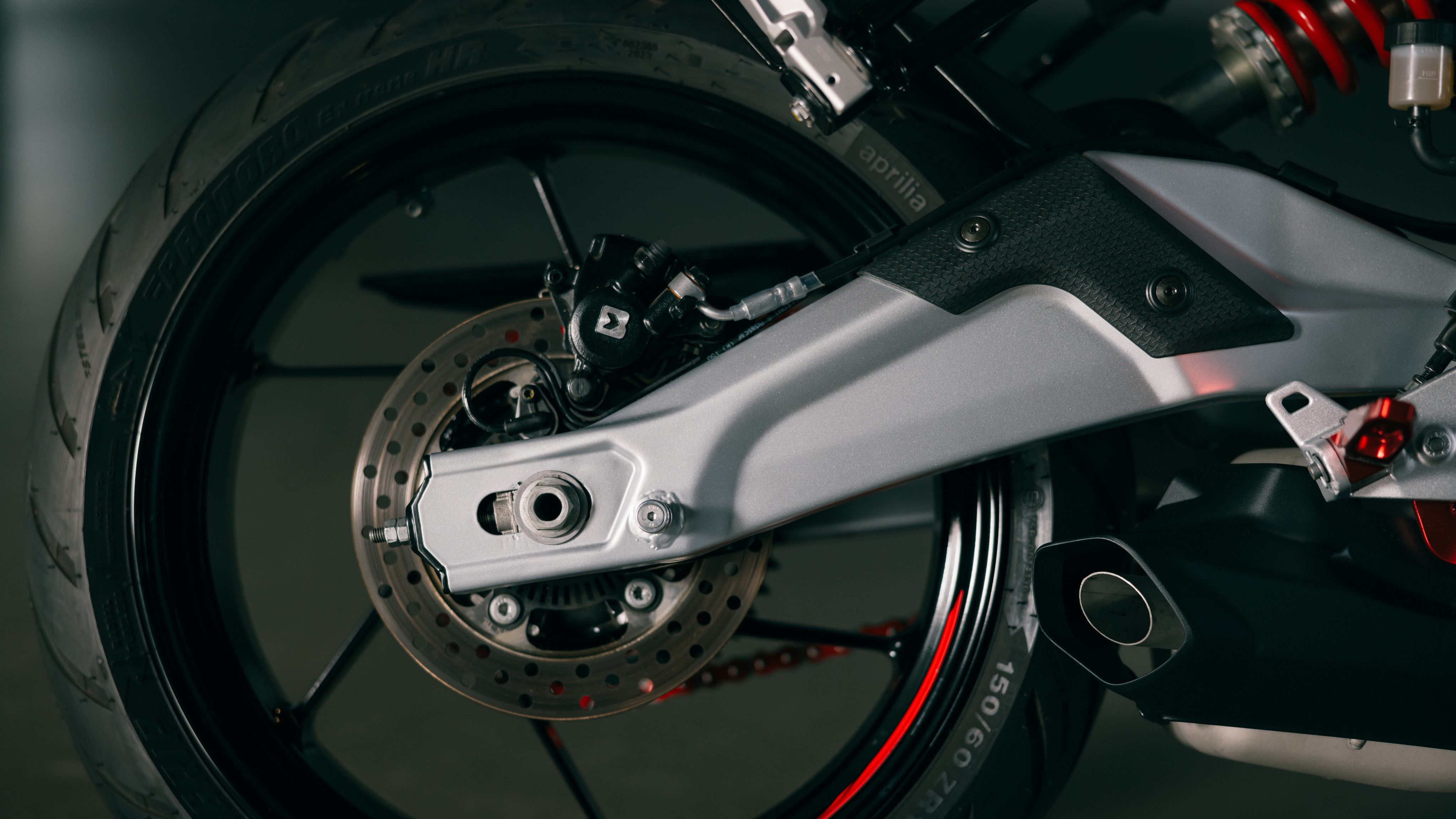 New Aprilia Tuono 457 and Aprilia RS 457: Key Differences