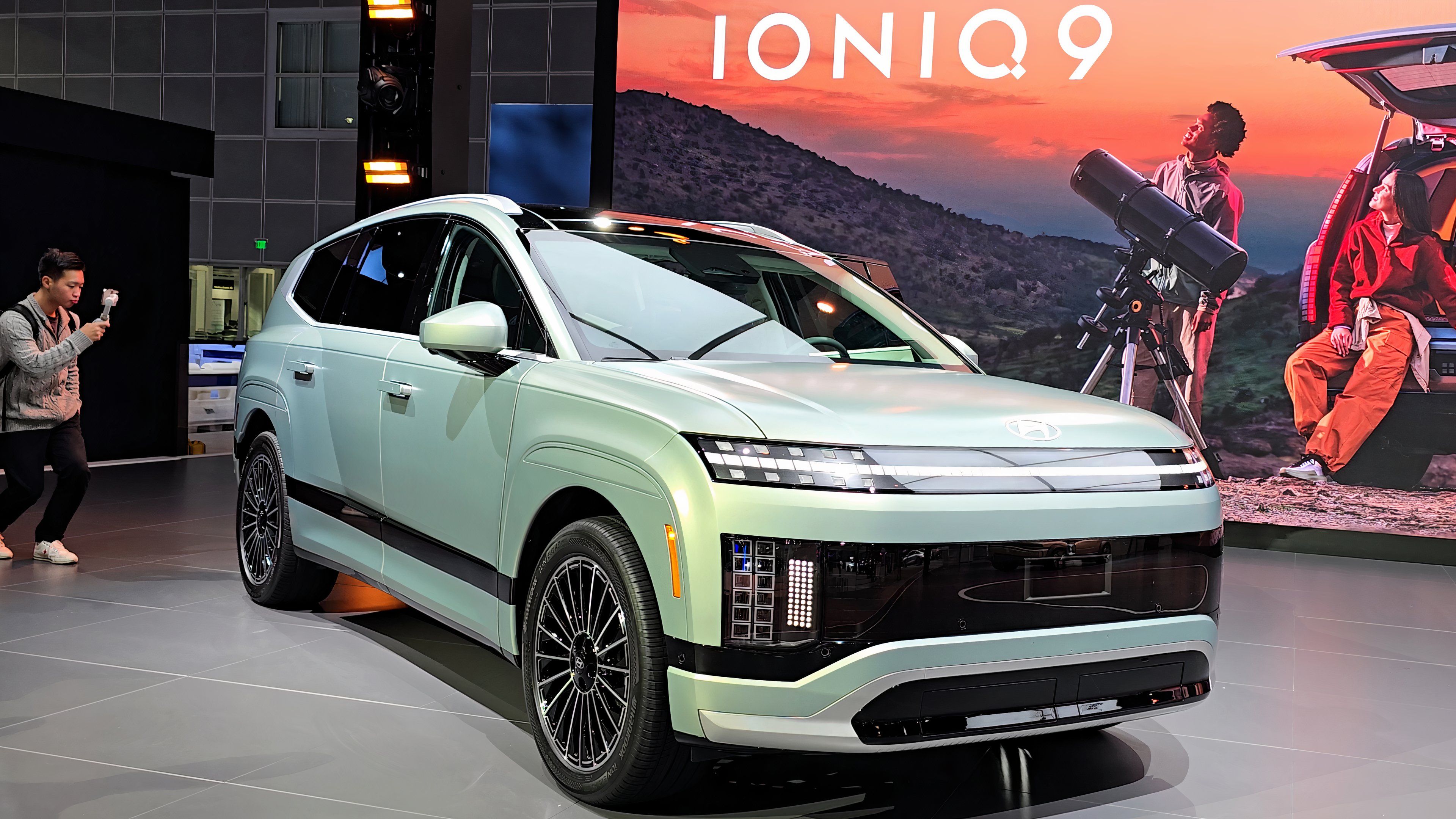 LA Auto Show | TopSpeed