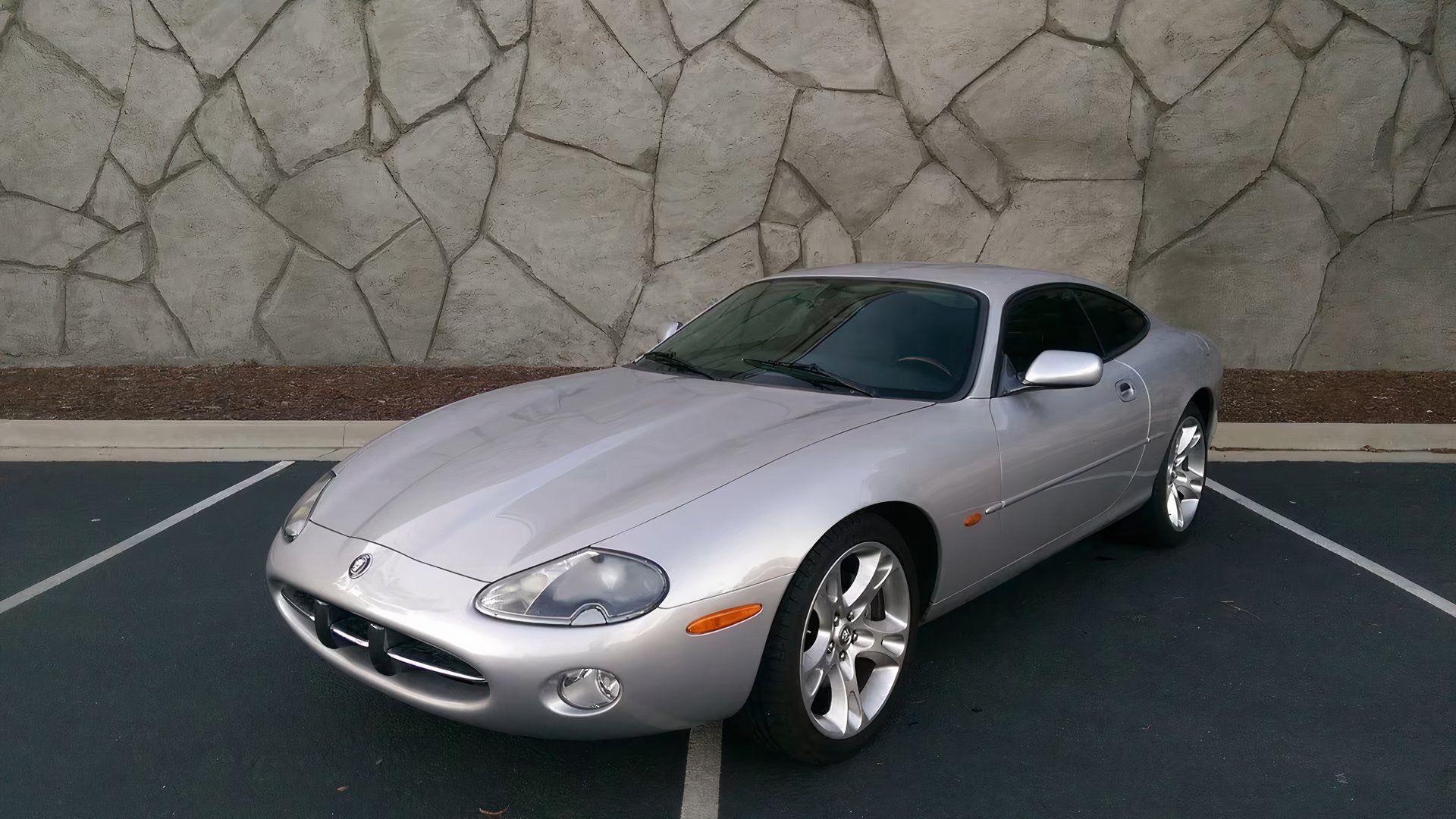 The V8 British Coupe That’s Now A Sub $10,000 Steal With Classic Looks