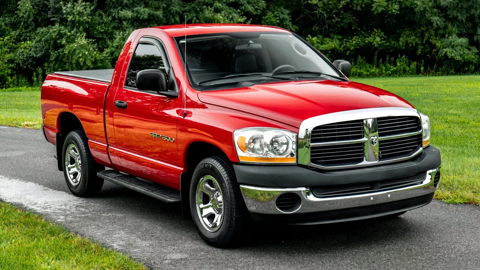 10 Trucks Built In The 2000s That Are Still Great For Heavy-Duty Work