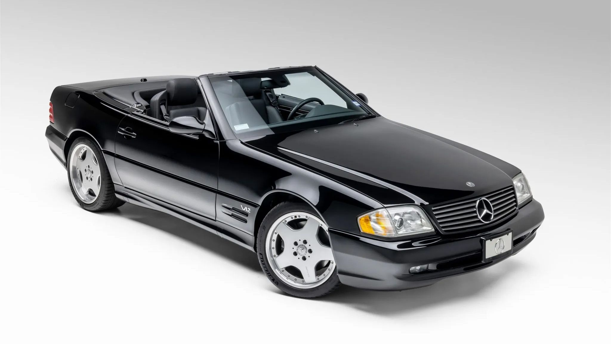 This Barely Used 1,100-Mile Mercedes-Benz SL600 Is A Rad Time Capsule