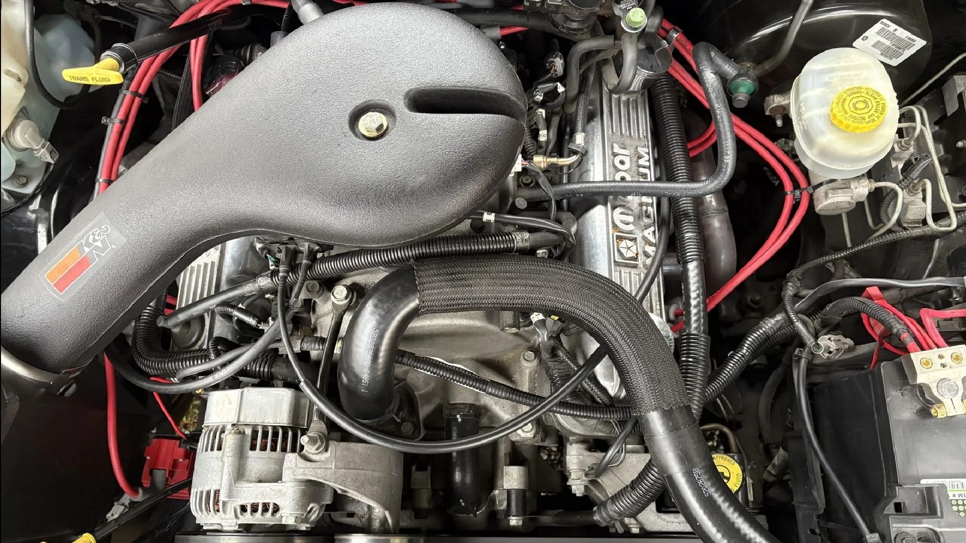 10 Forgotten V8 Engines That Deserve a Second Look
