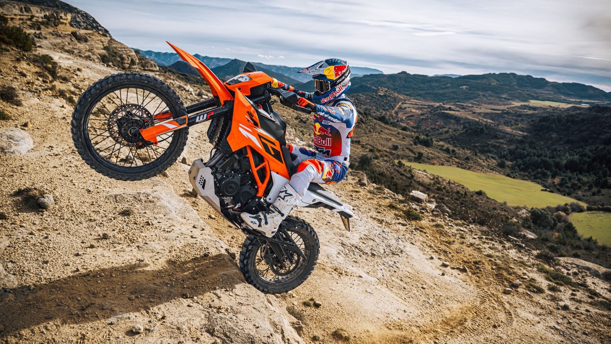 10 Reasons The New KTM 390 SMC R Is Better Than The Suzuki DRZ-4SM