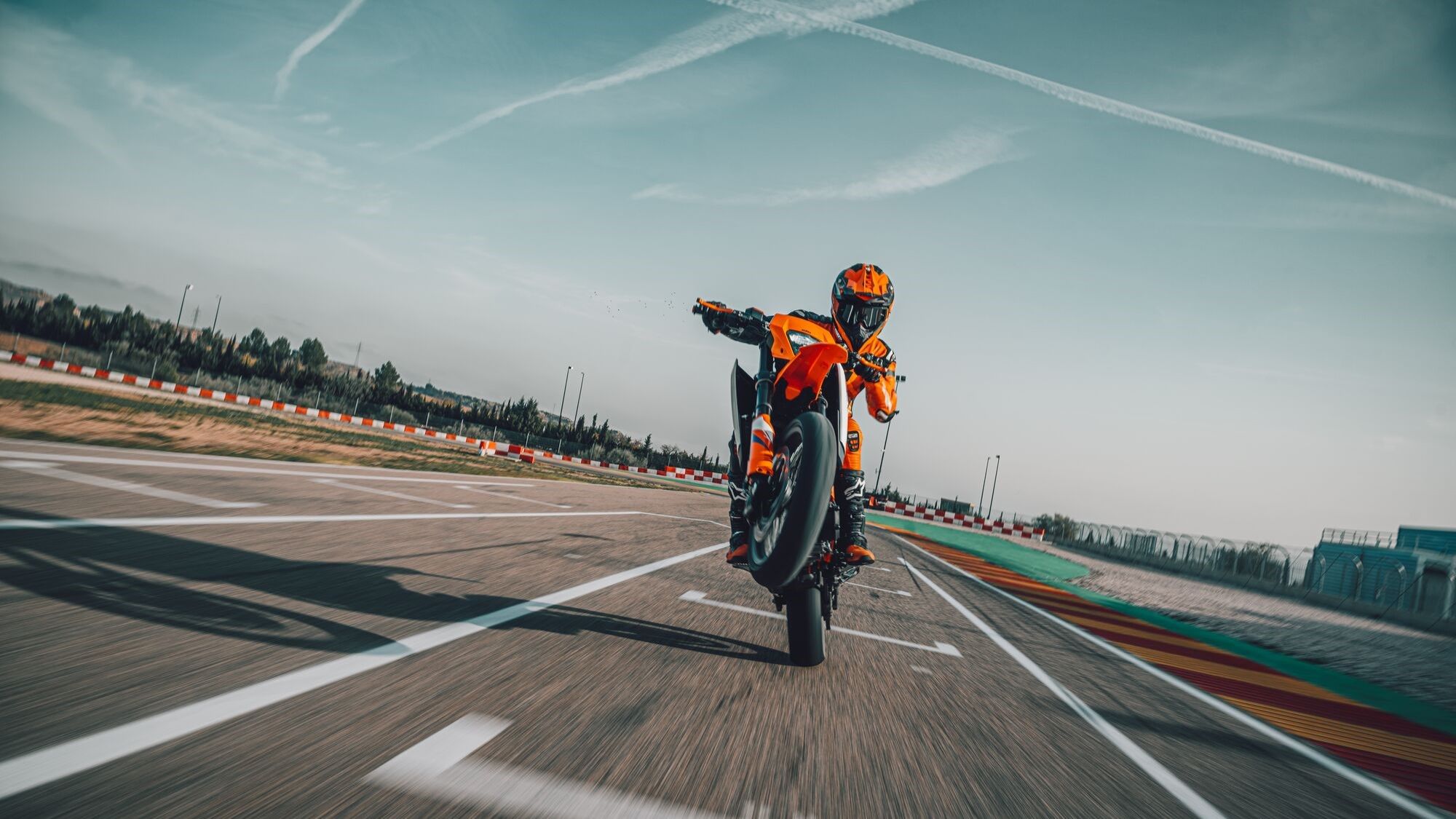 10 Reasons The New KTM 390 SMC R Is Better Than The Suzuki DRZ-4SM