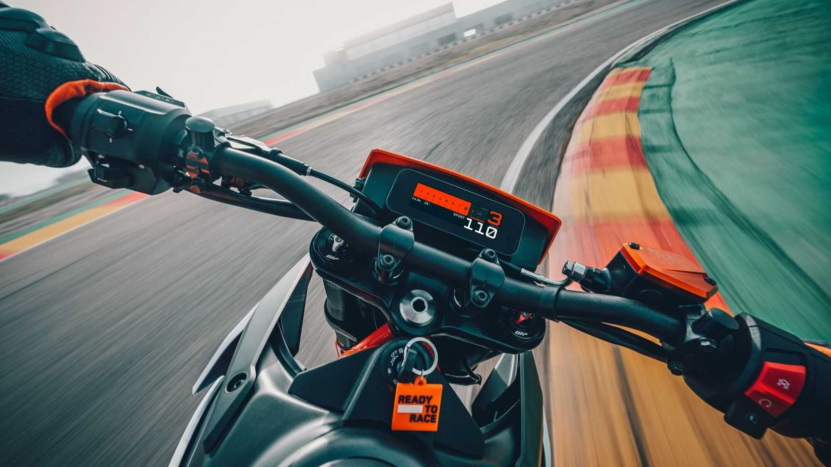 10 Reasons The New KTM 390 SMC R Is Better Than The Suzuki DRZ-4SM