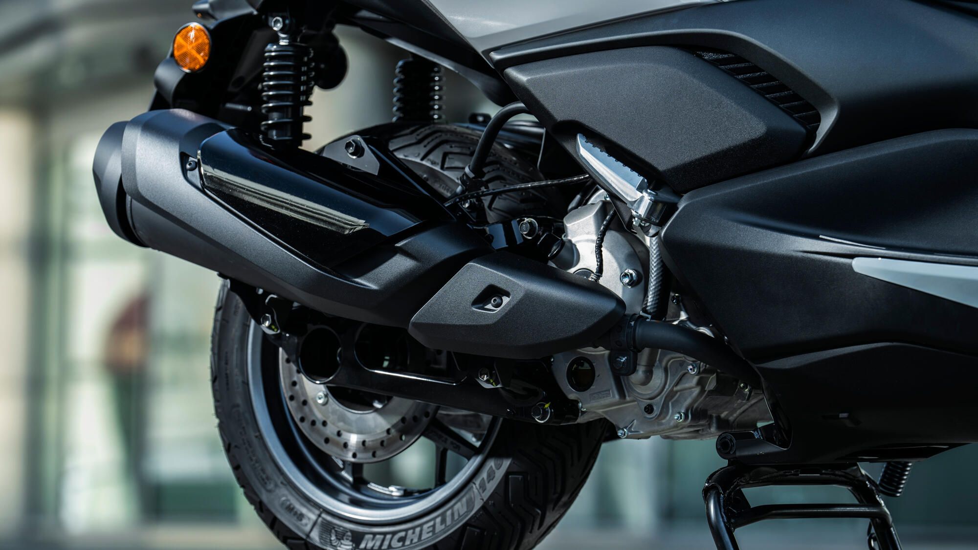 2025 Yamaha XMax Is Here To Take On The BMW C 400 GT