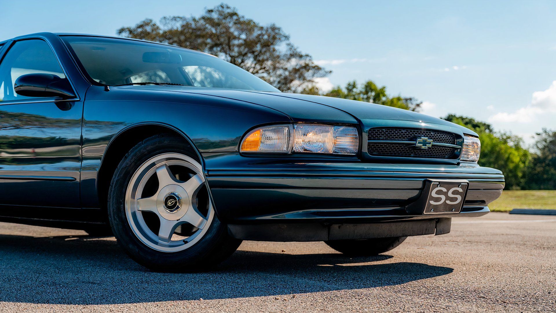 This '90s American Sedan Had More Power Than Some Supercars Of Its Time