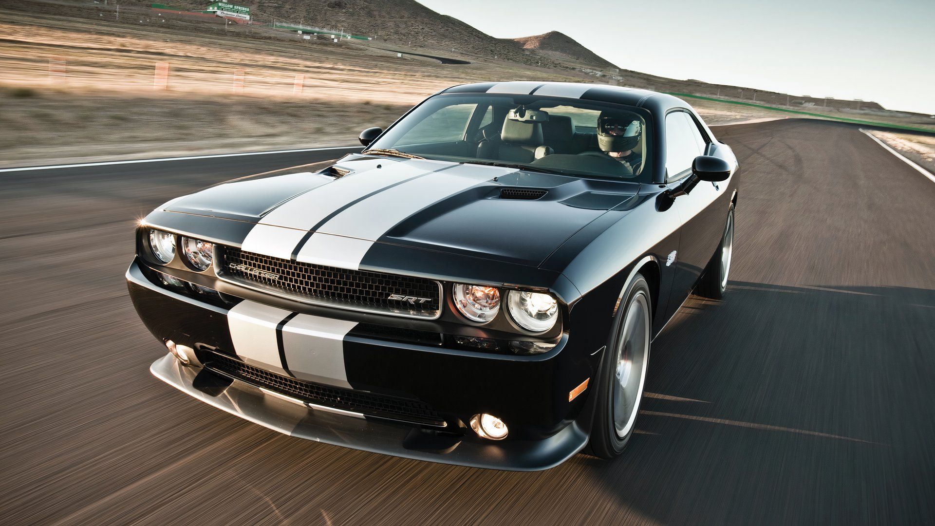 10 Modern Sports Cars That Are Faster Than '80s Supercars