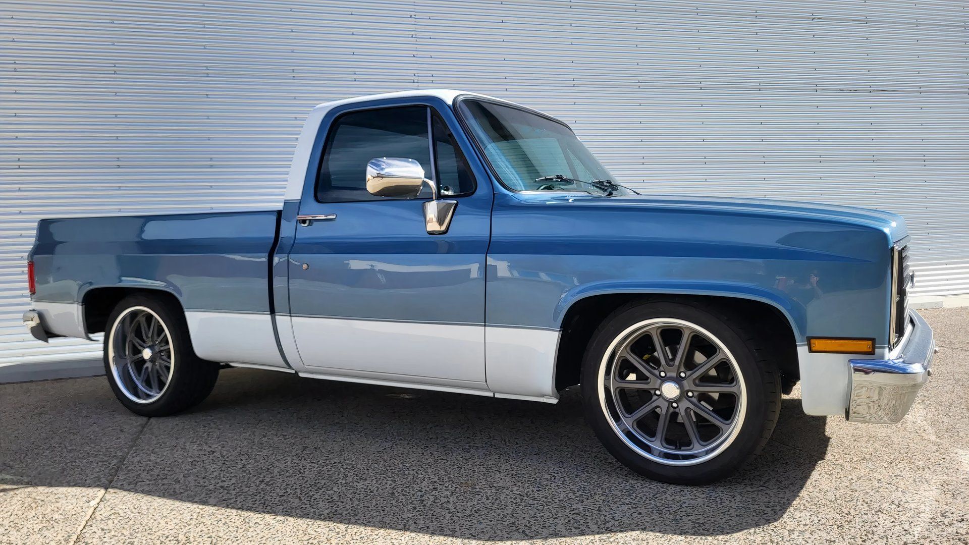 10 Great Versions Of The Triumph Bonneville