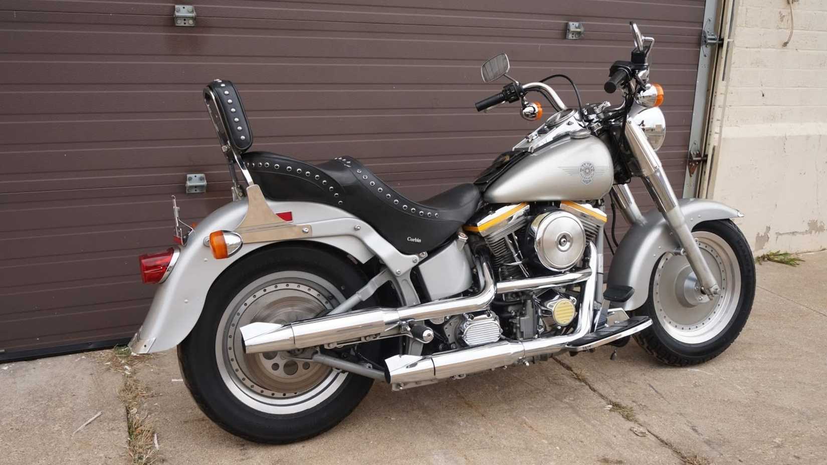 10 Vintage Harley-Davidsons That Turn Heads Like Supermodels